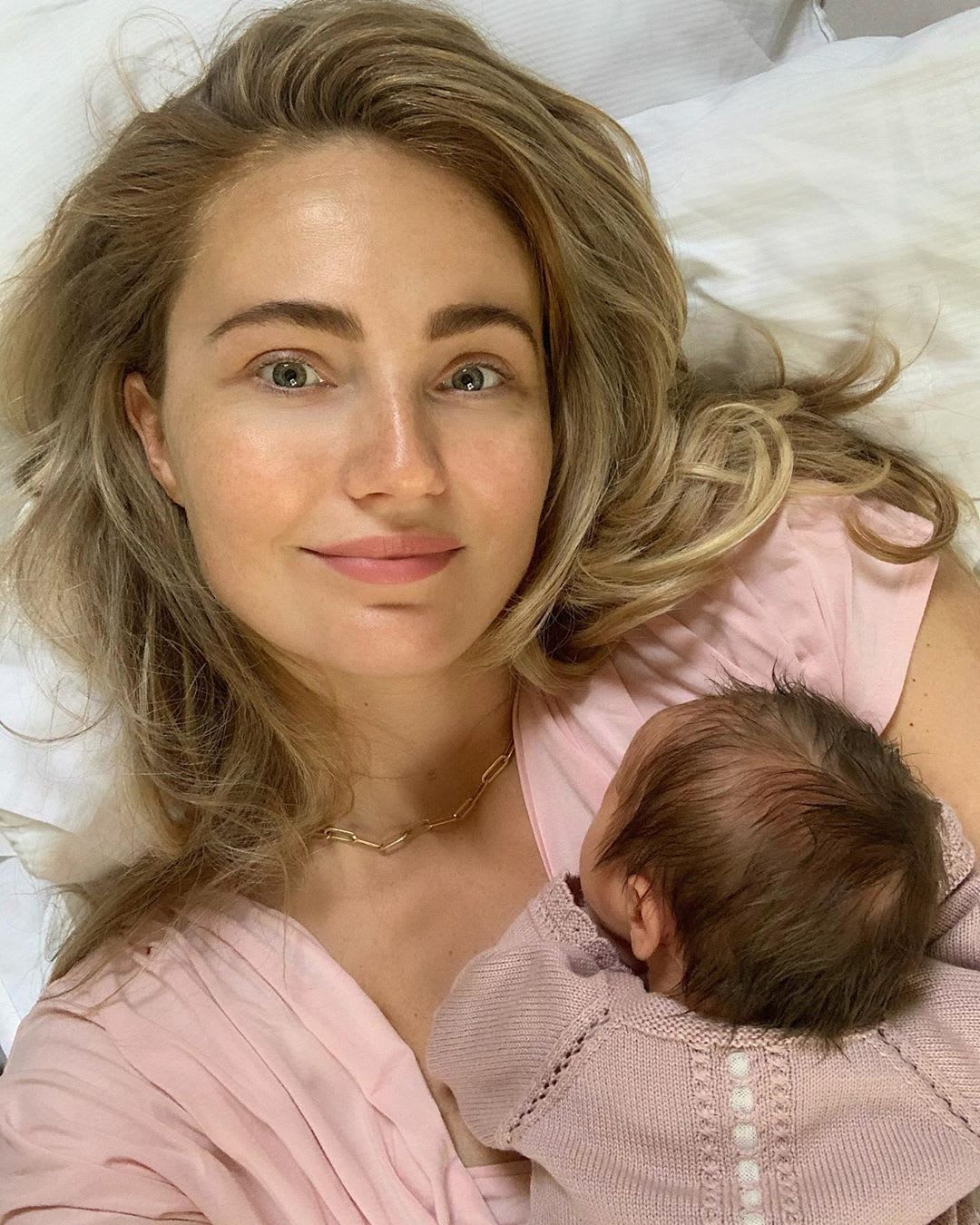 ZIEN: Zo onherkenbaar ziet John Ewbank er tegenwoordig uit | Shownieuws