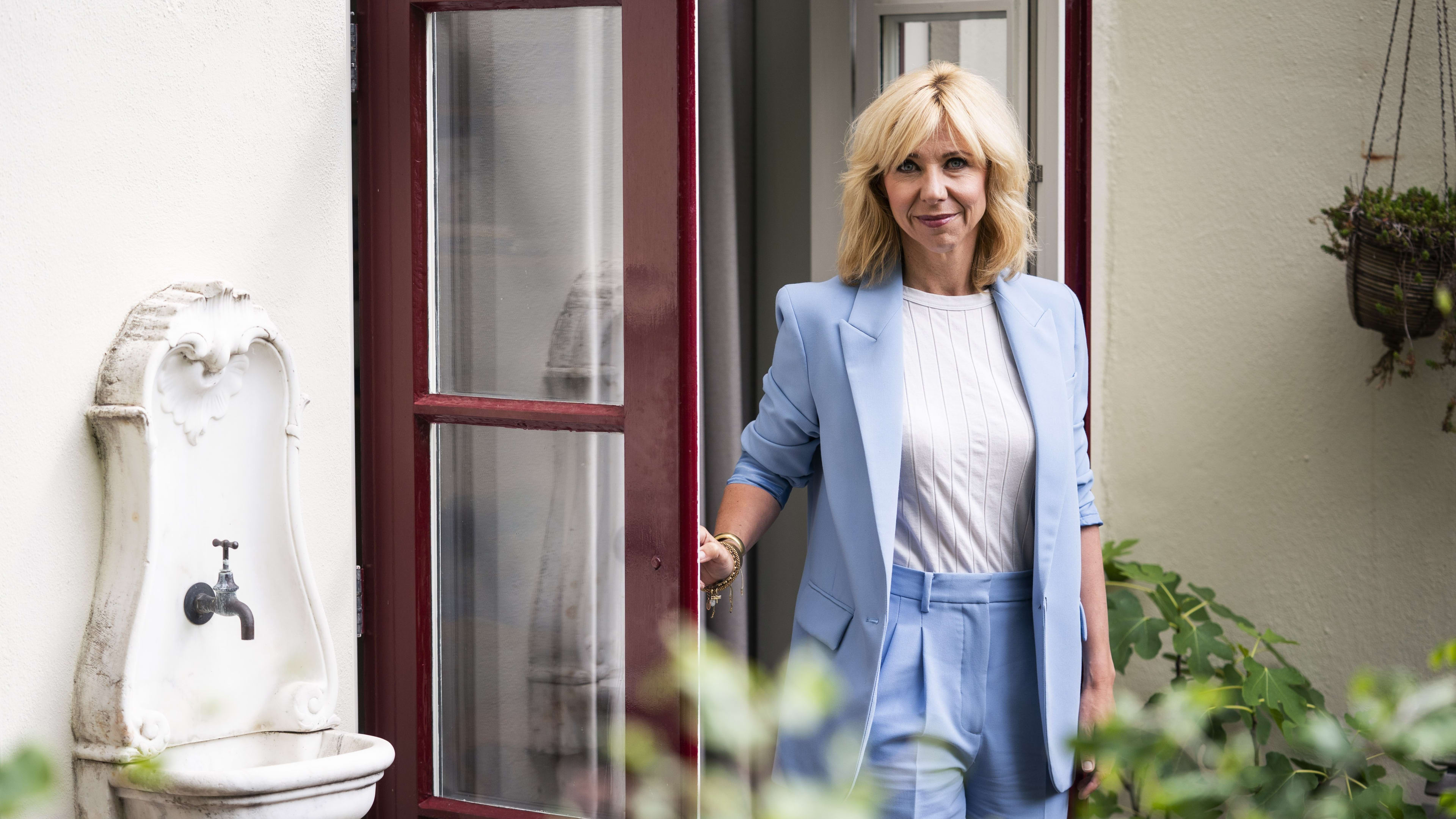 Claudia de Breij slaat nieuwe weg in | Shownieuws