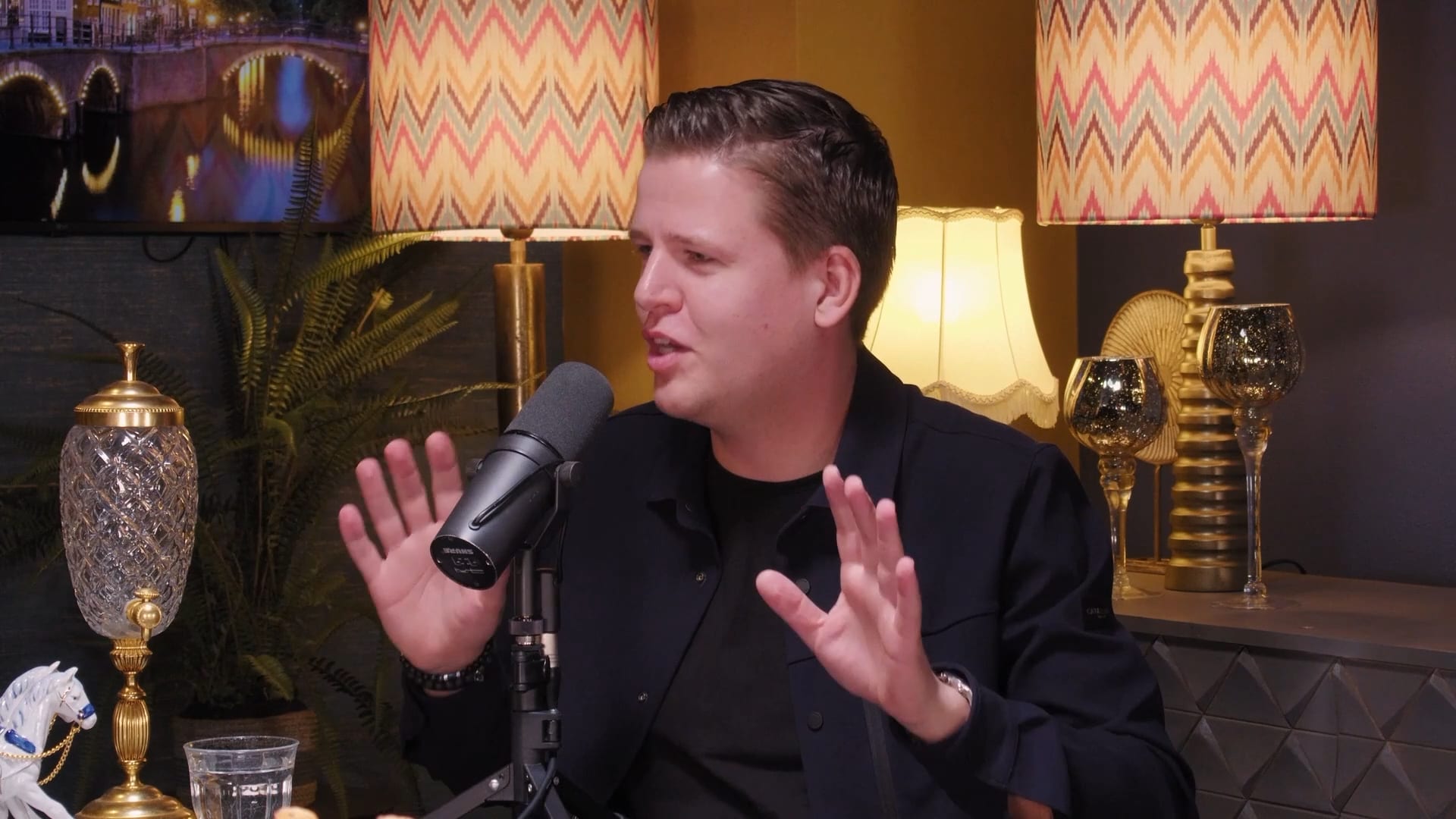 Wat verdient Blikkendag-zanger Sven Versteeg met een optreden? | Shownieuws