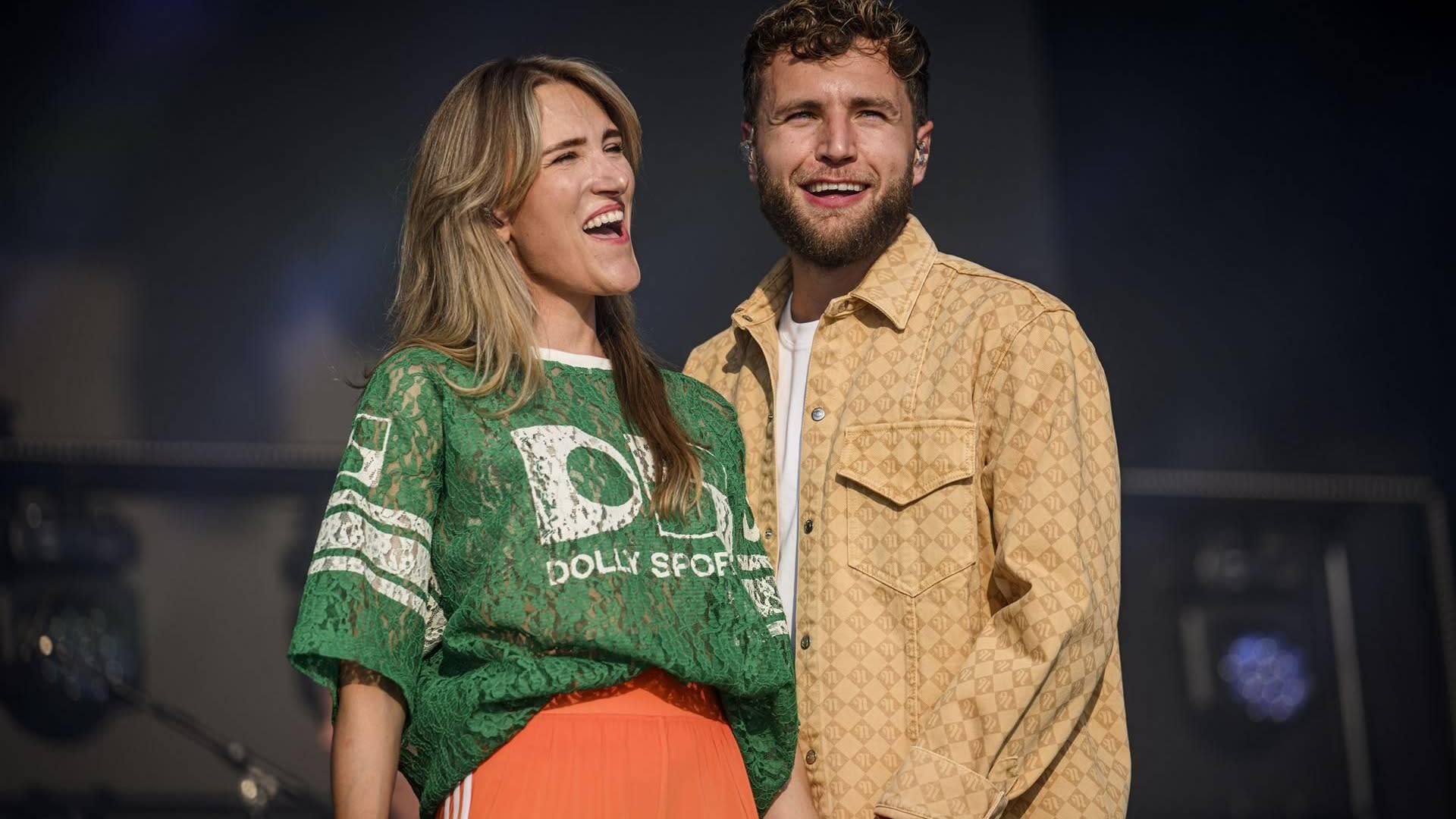 ZIEN: Suzan van Freek showt babybuik | Shownieuws