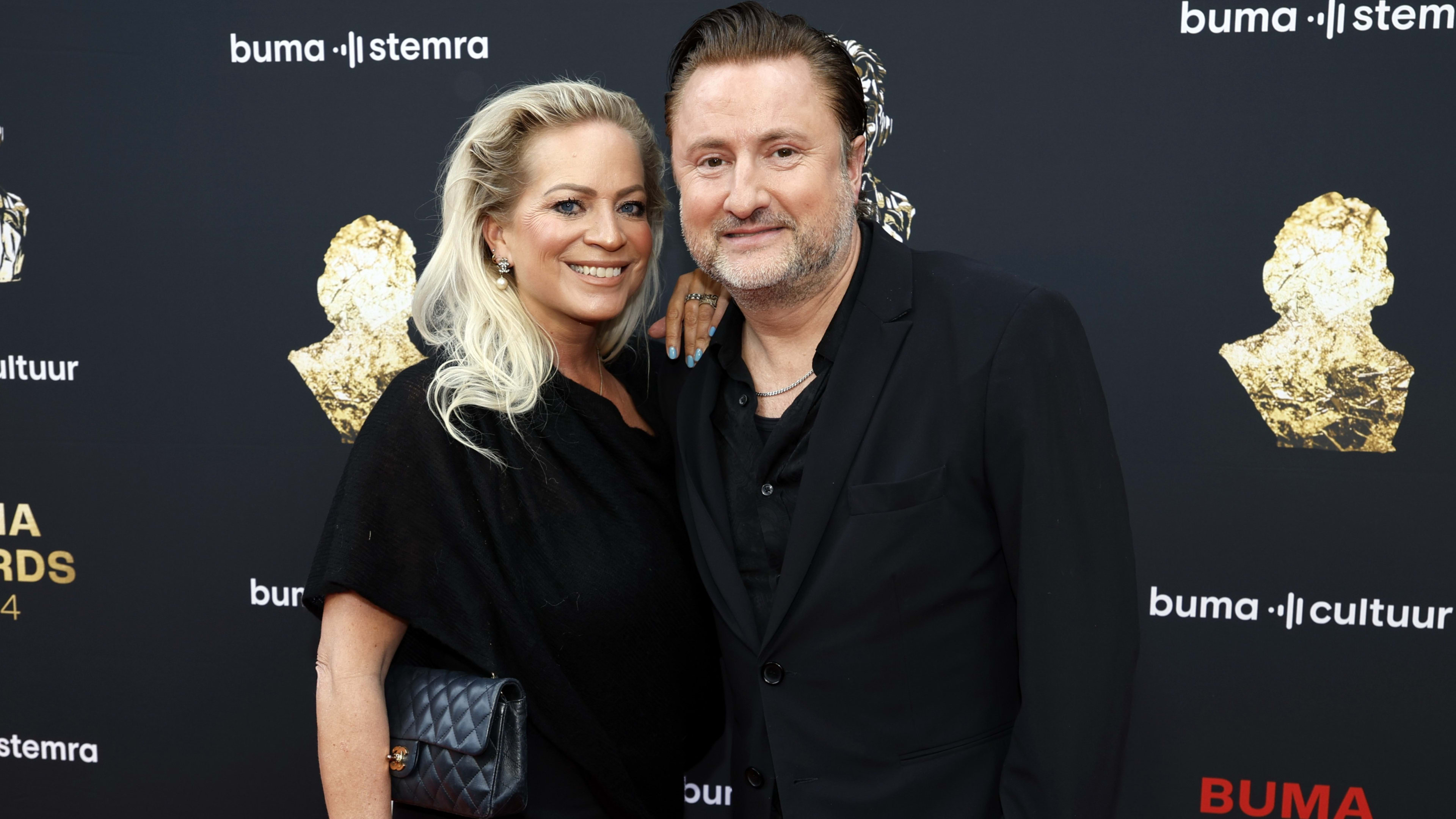 'Vrouw Dennis Weening lijkt huwelijksproblemen te bevestigen' | Shownieuws