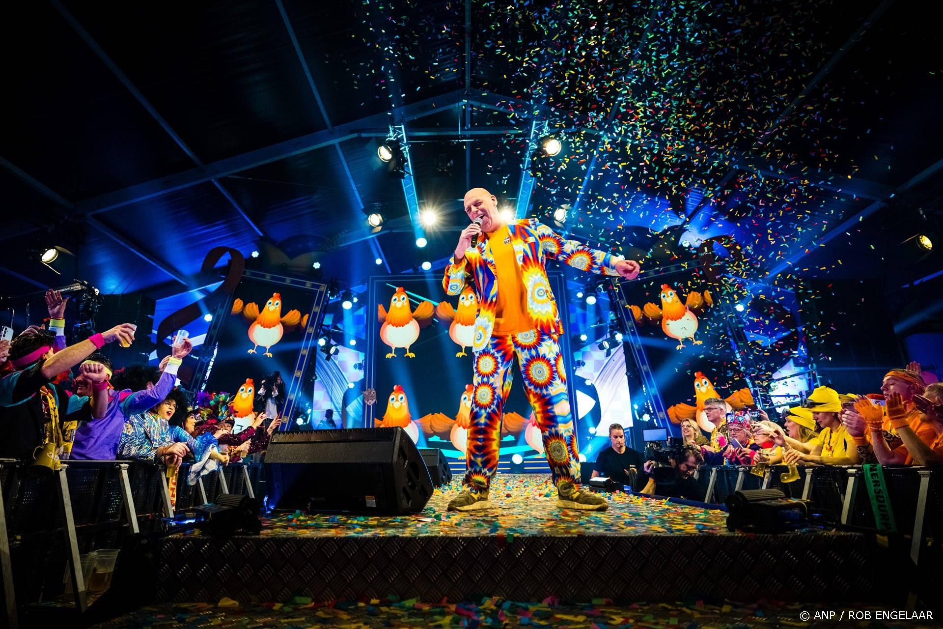 Wat verdient Blikkendag-zanger Sven Versteeg met een optreden? | Shownieuws