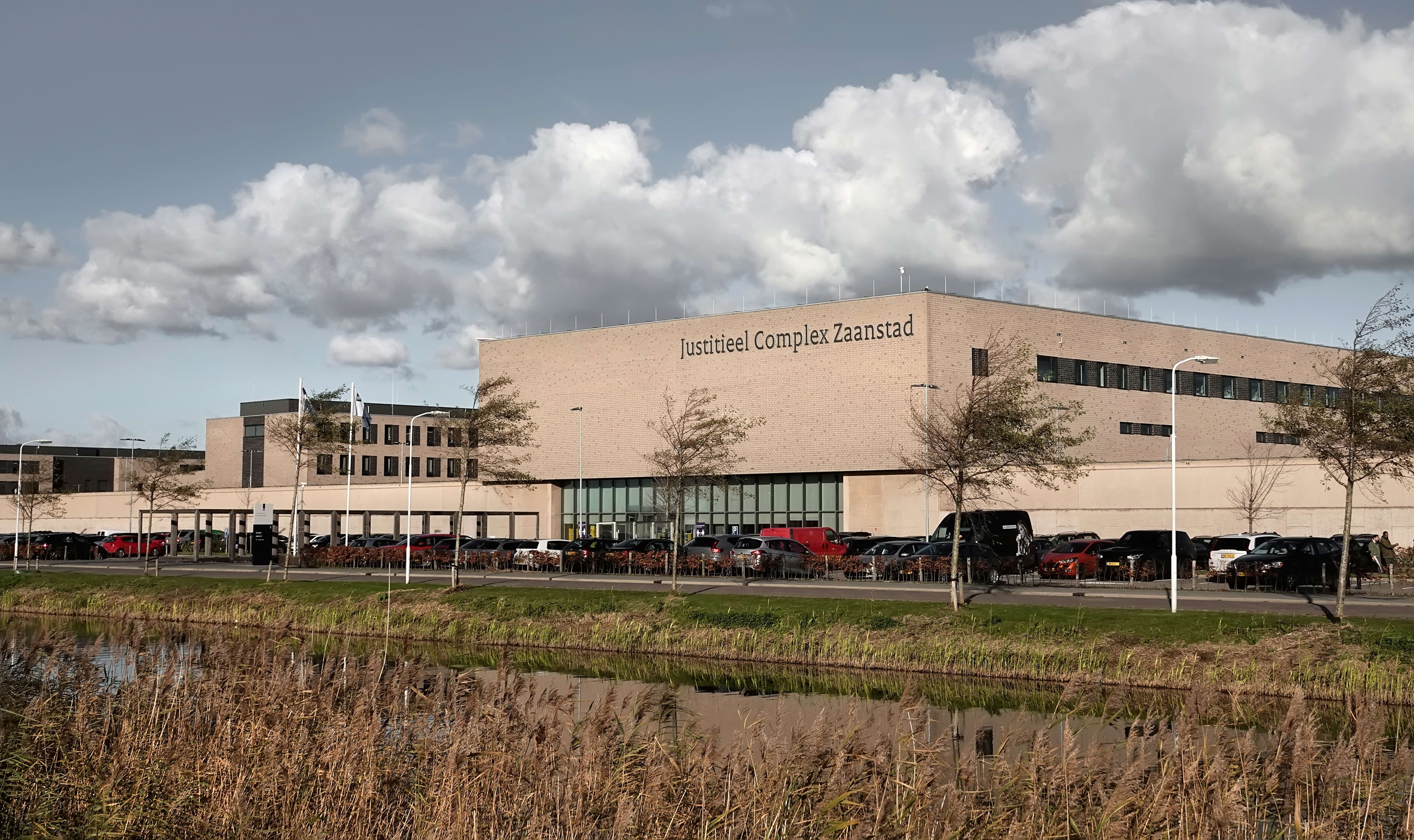 'Topcrimineel Lysander de R. voert schrikbewind in gevangenis Zaanstad ...