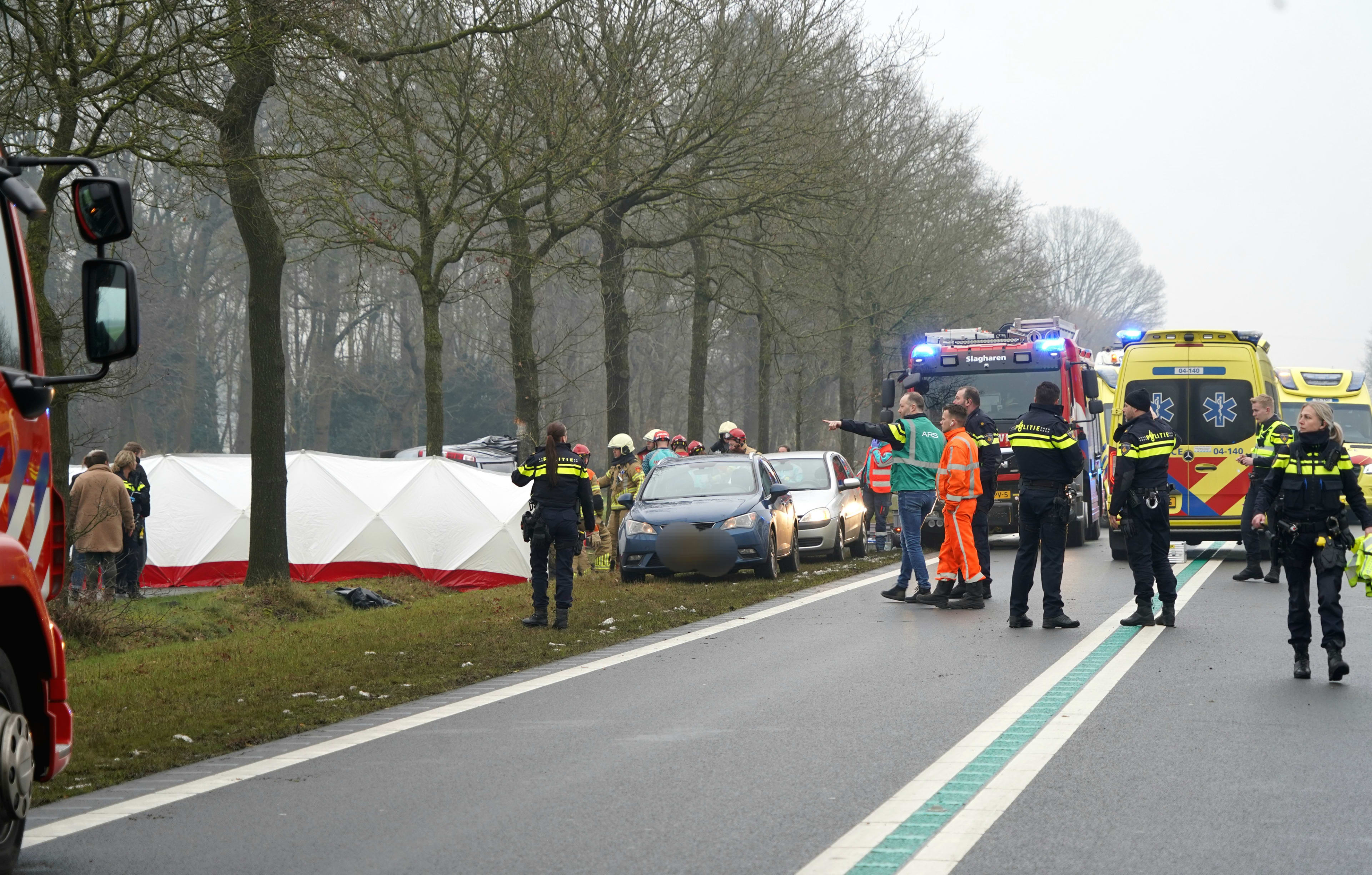 Ernstig ongeluk met dode en zwaargewonde in Dedemsvaart: 'Gaat om kindje en vrouw' | Hart van ...