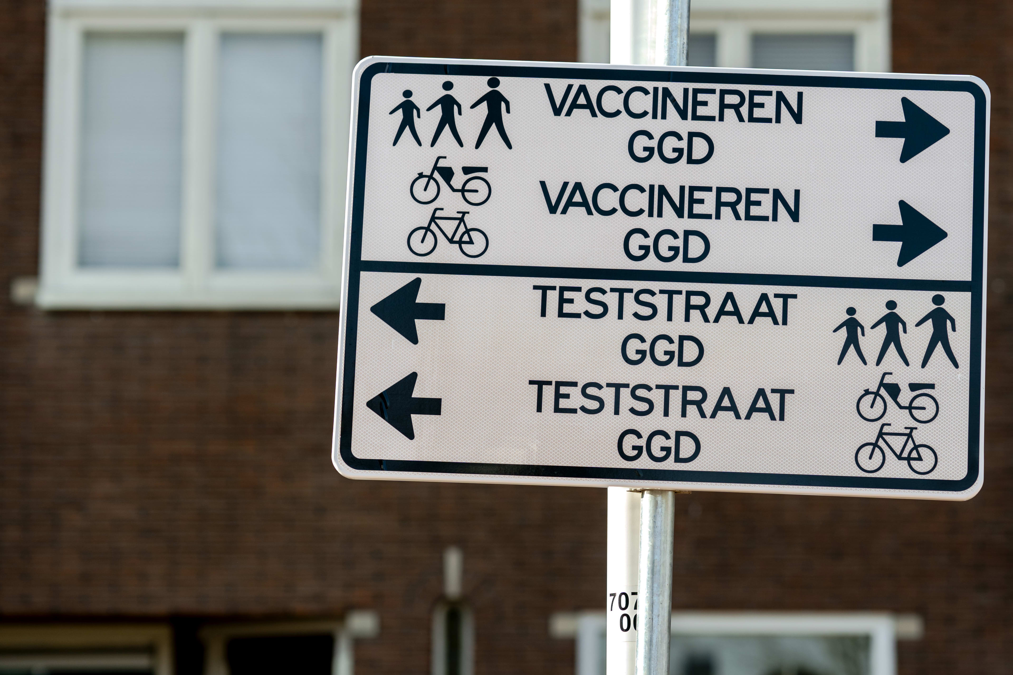 Het vaccineren schiet op: eerste dertigers krijgen uitnodiging | Hart ...