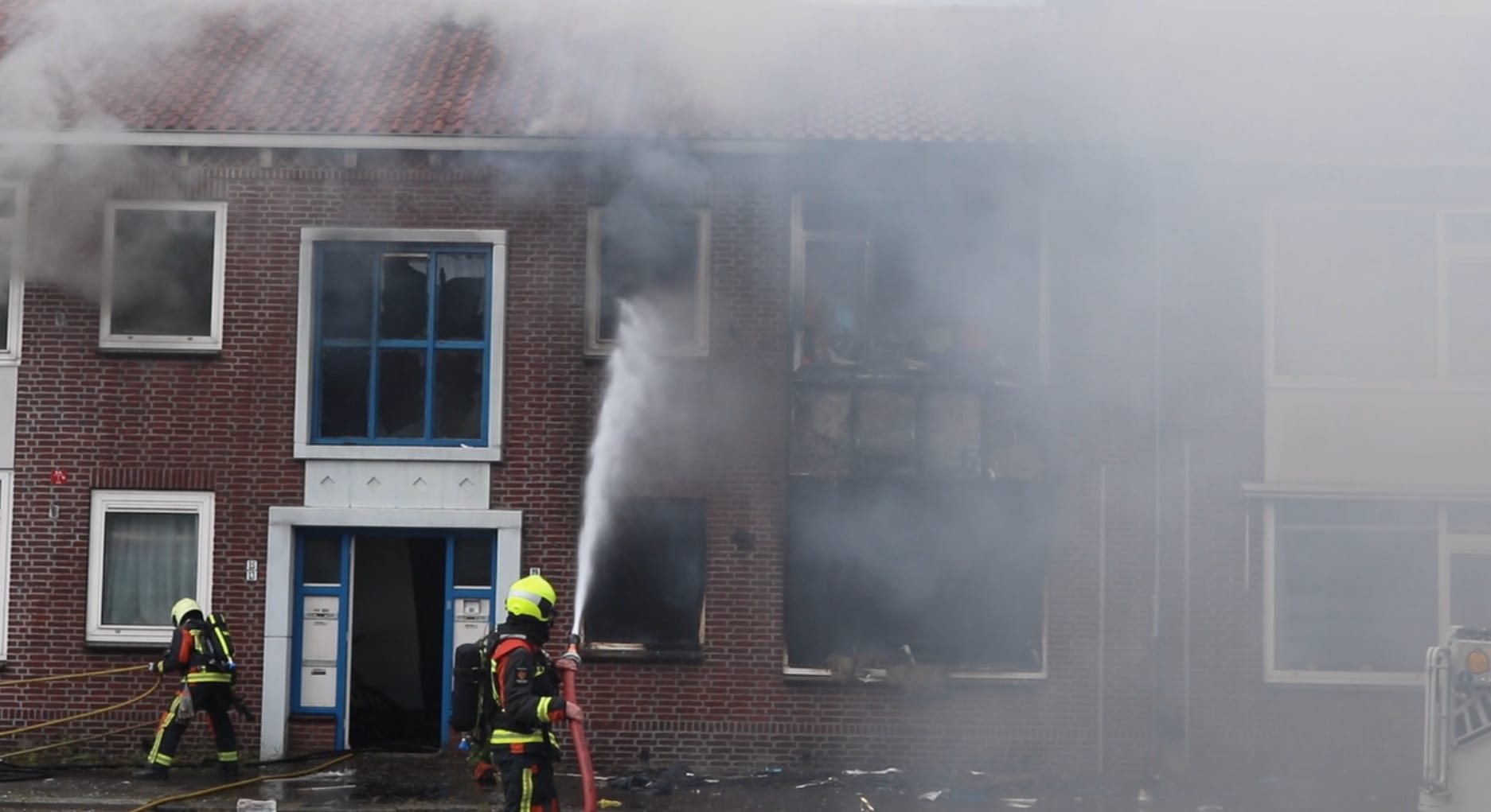 Brand uitgebroken in woning Sassenheim na explosie, bewoner (33 ...