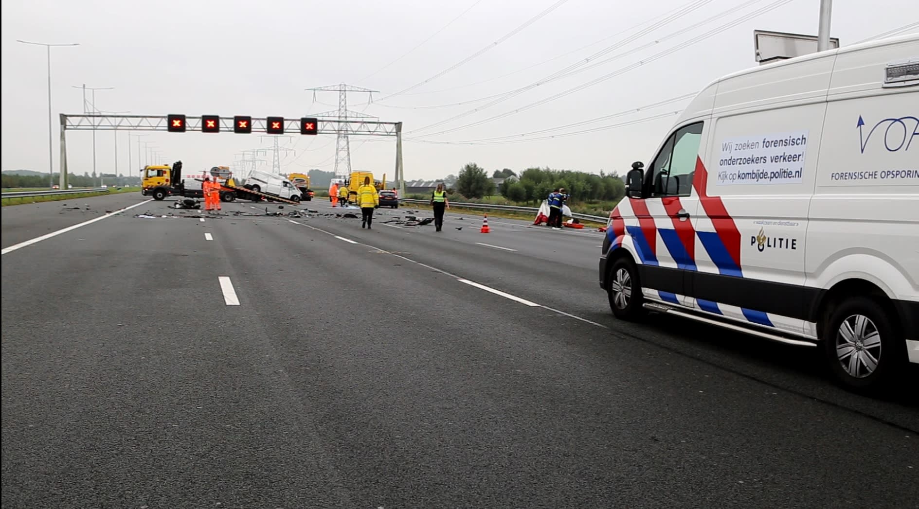 Dode en zwaargewonden door ongeluk met spookrijder op A2 | Hart van Nederland