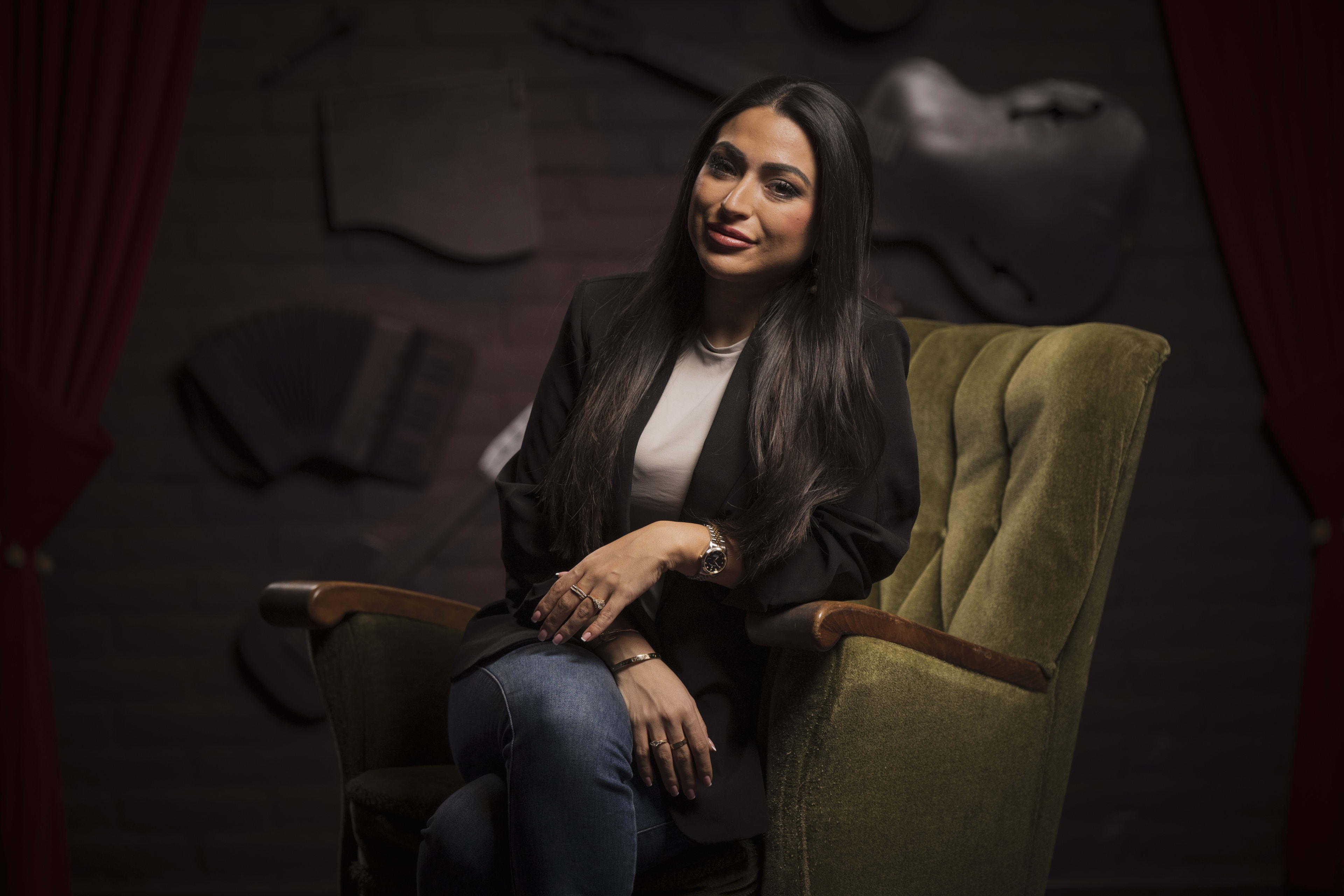 Lale Gül over aanhoudende dreiging: 'Met noodknop en vermomming over ...