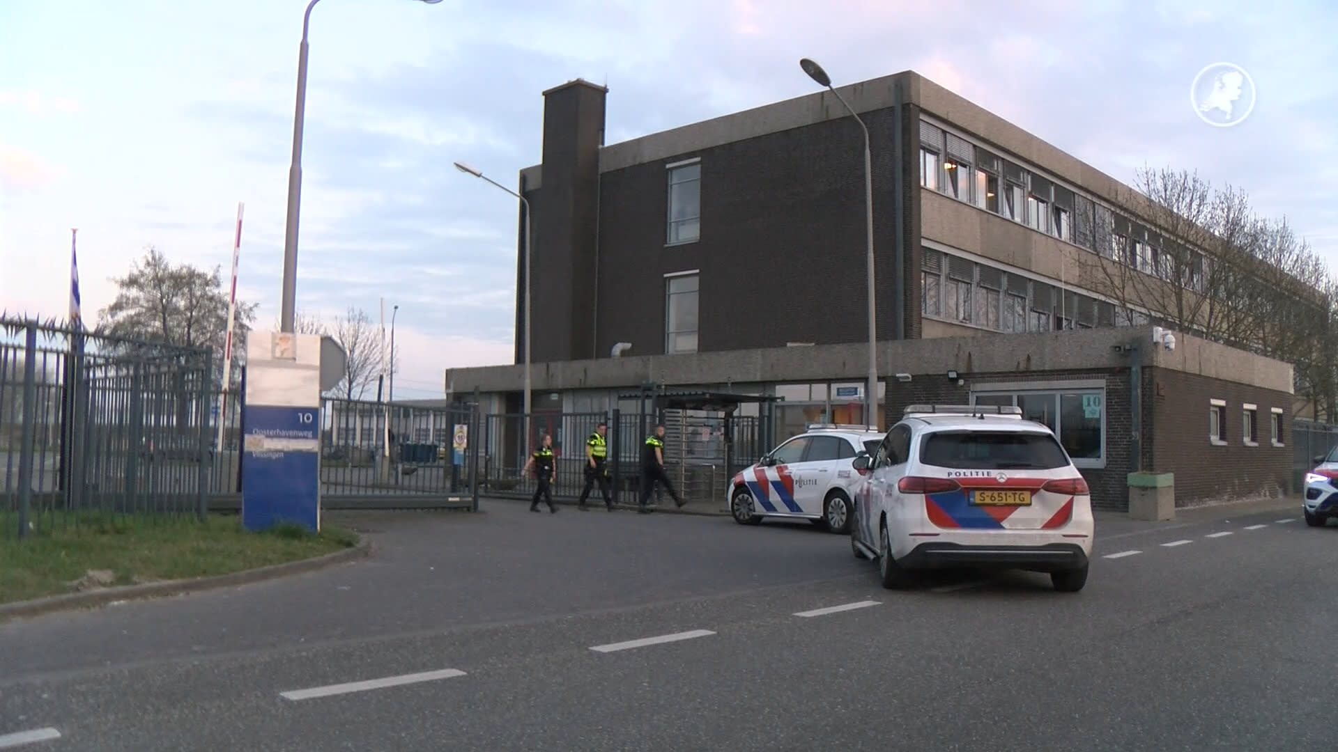 Persoon gewond bij steekincident azc in Vlissingen | Hart van Nederland