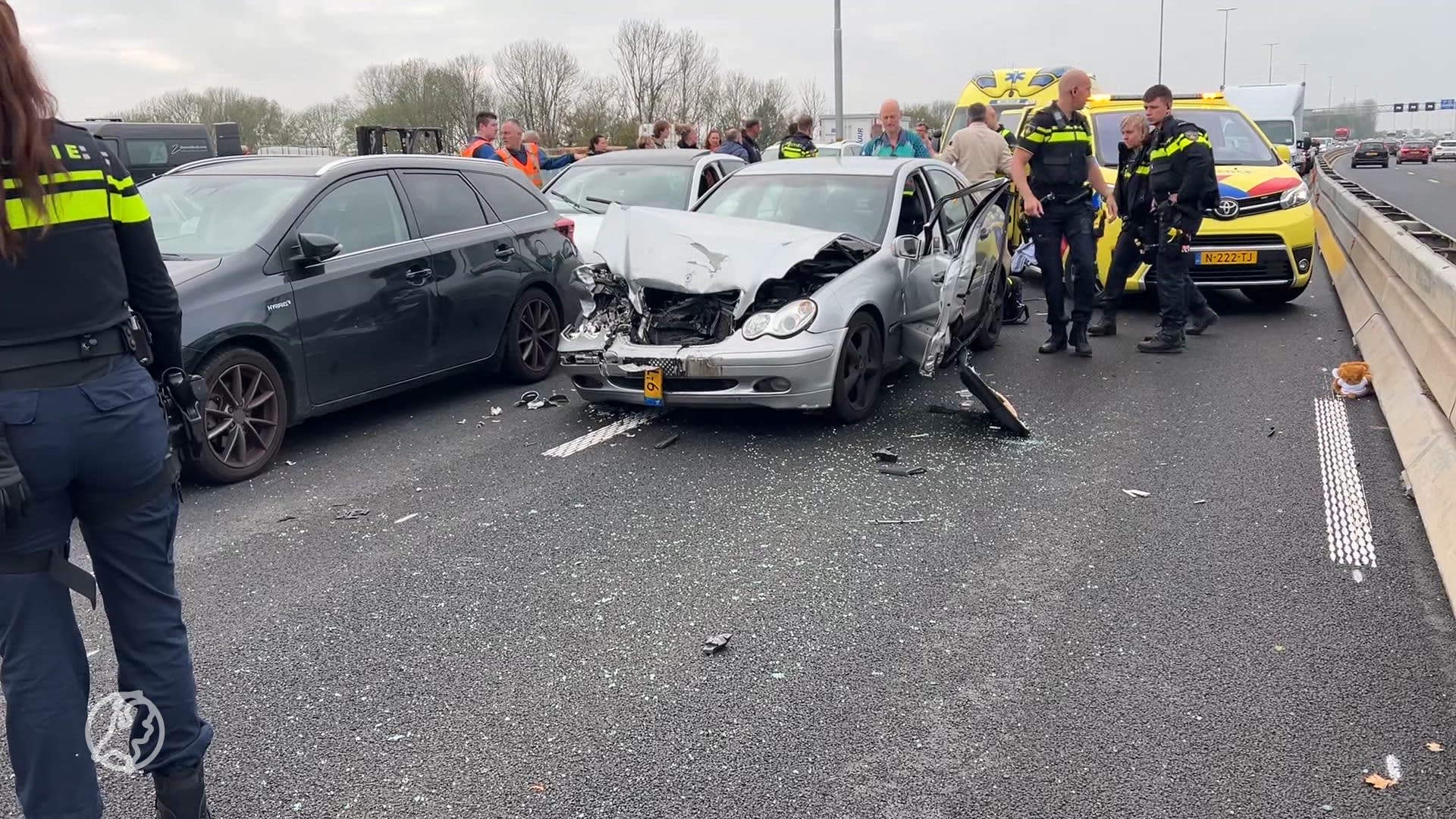 Chaos op A1 na groot ongeluk: weg dicht, spookrijders, uren file en ...