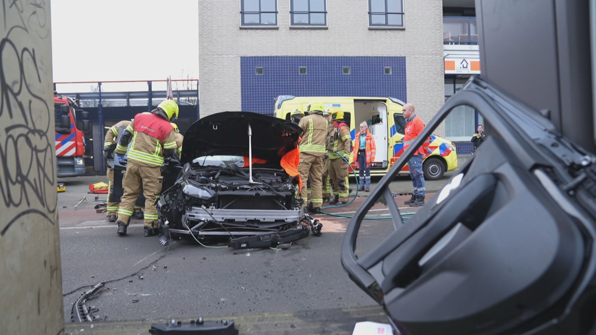 Achtervolging eindigt in ravage en crash in Rotterdam | Hart van Nederland