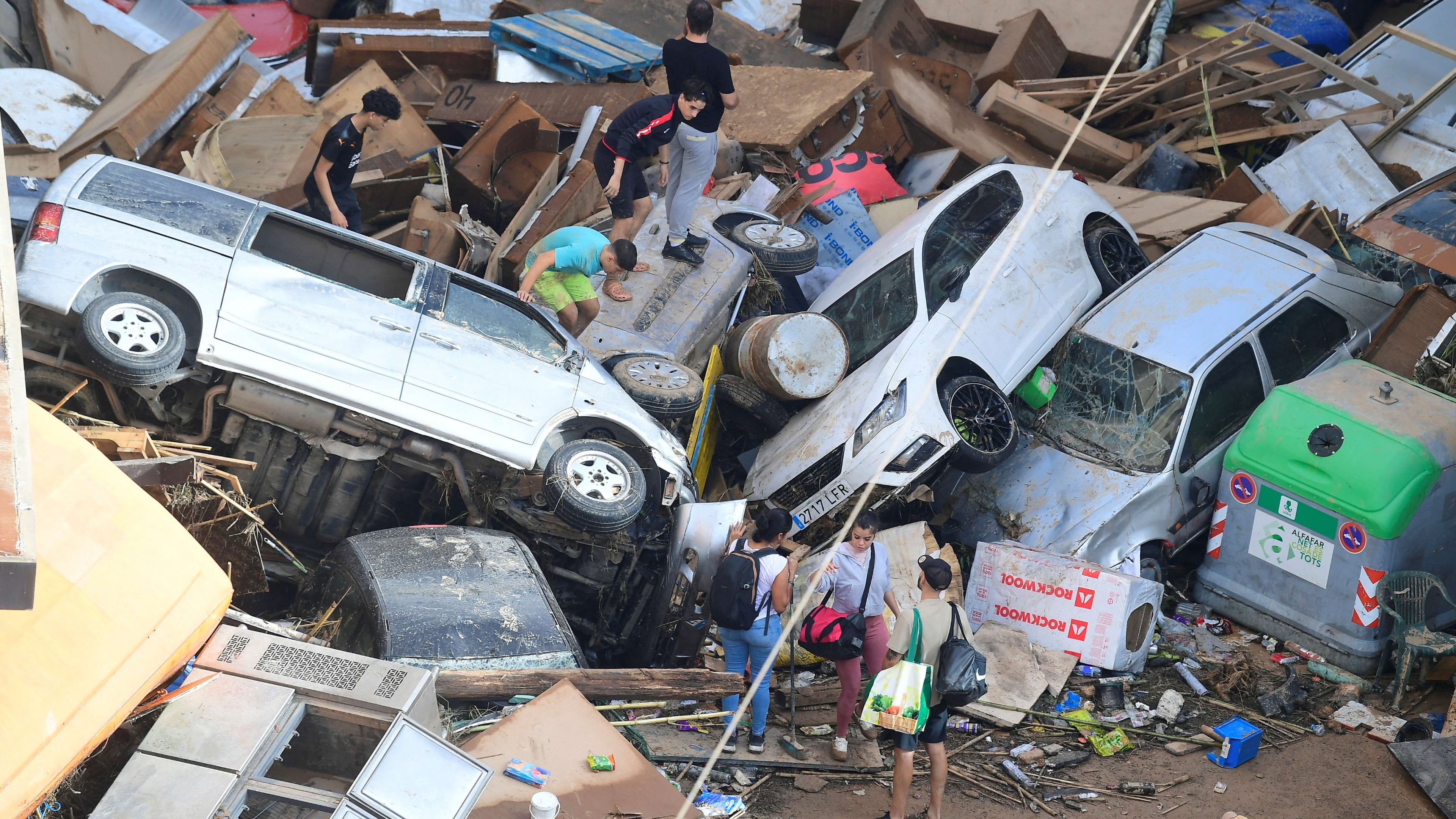 Meer slachtoffers van overstromingen in Spanje gemeld, bijna 100 doden ...