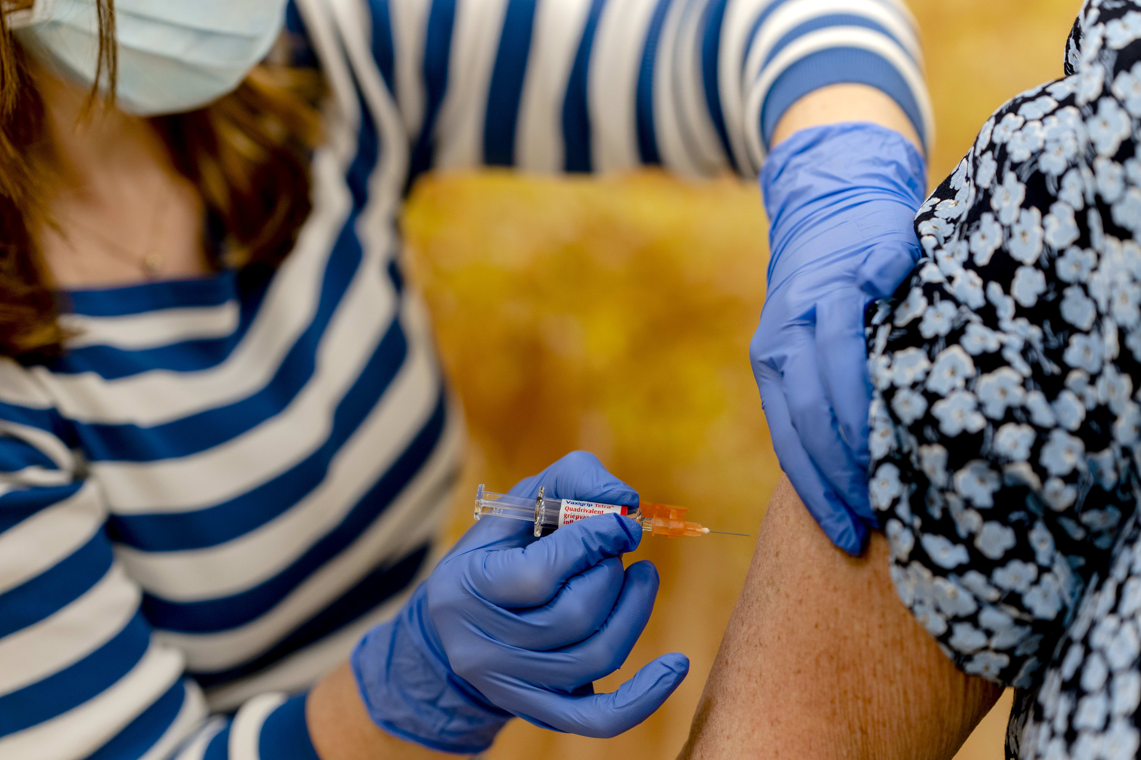 Nederlanders laten zich niet massaal vaccineren als ze daar meer ...