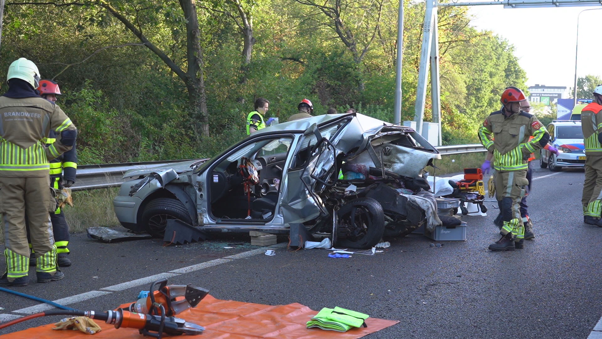 Drie gewonden na ongeluk op A27 bij Oosterhout, snelweg richting Breda weer open | Hart van ...