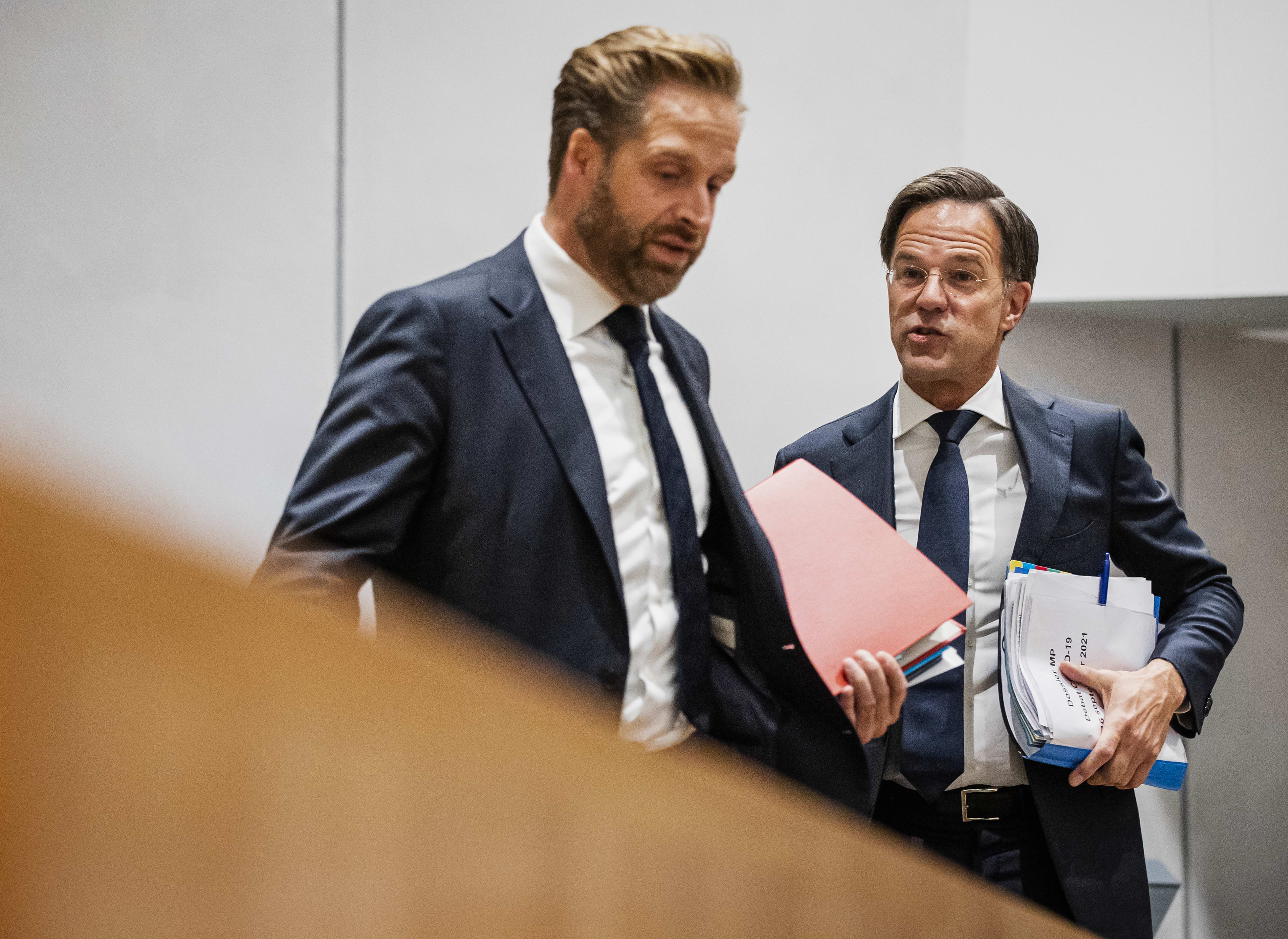 'Rutte wiste tijdens de pandemie ook sms-verkeer met Hugo de Jonge ...