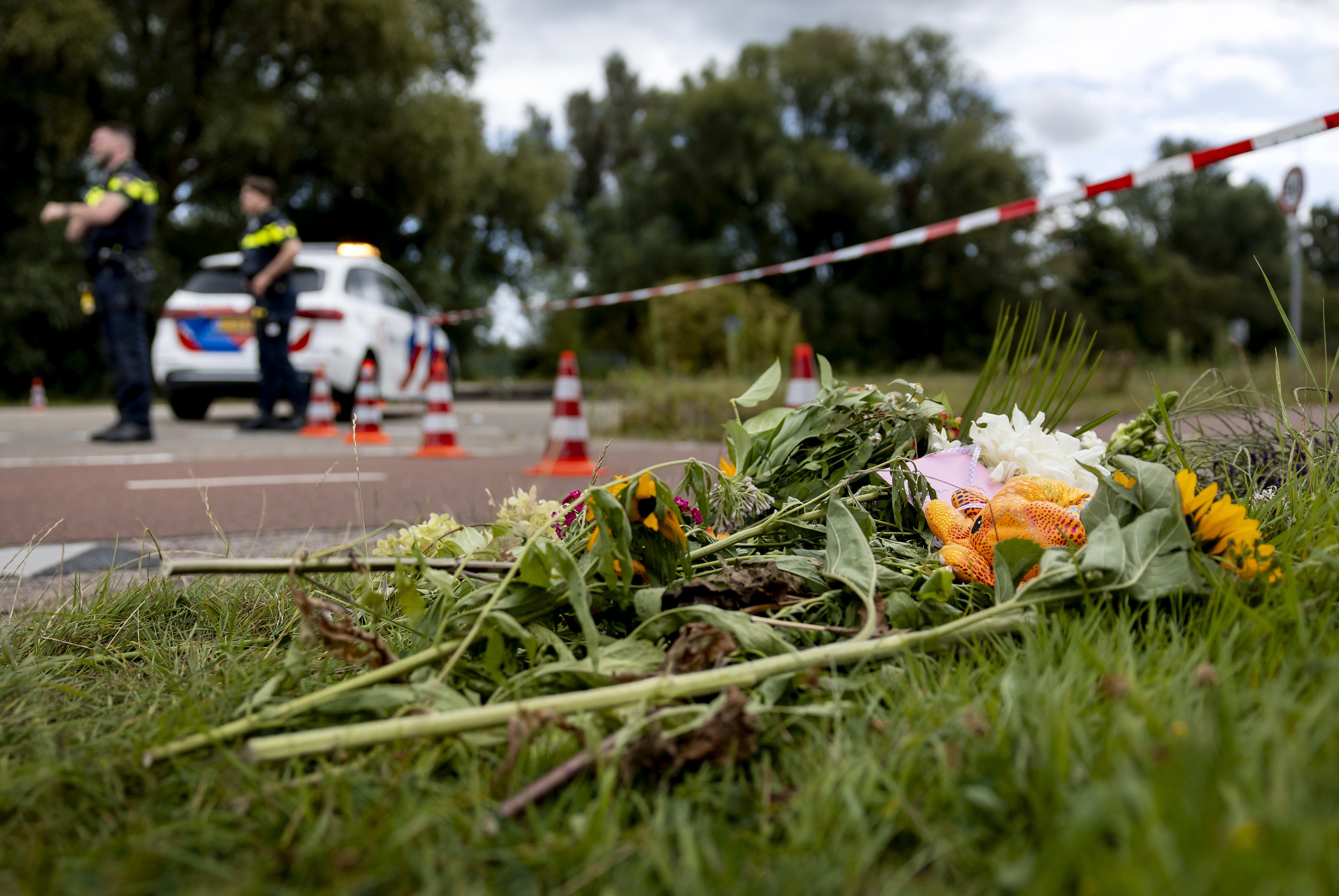 Ajax-supporters eren gedode Lisa (17) dit weekend met minuutlang applaus | Hart van Nederland