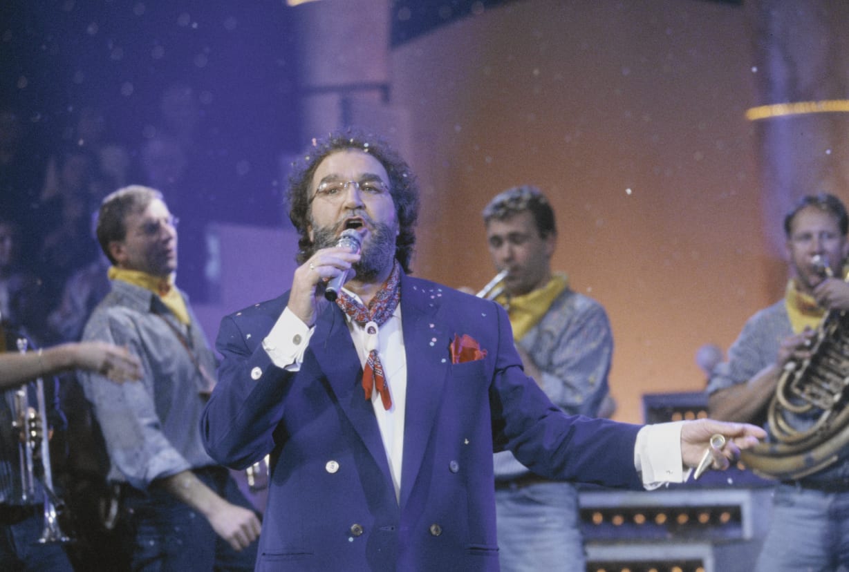 Feestzanger Arie Ribbens (84) overleden | Hart van Nederland