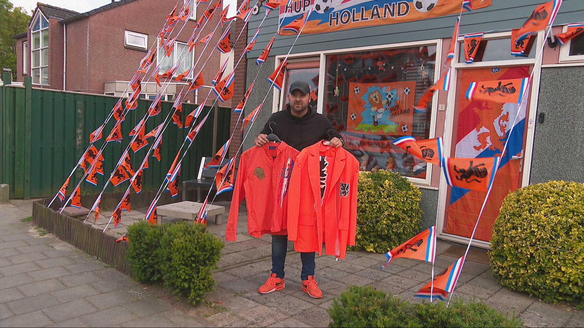 Jeffrey organiseerde jarenlang oranjestraat met vader, in zijn nieuwe ...