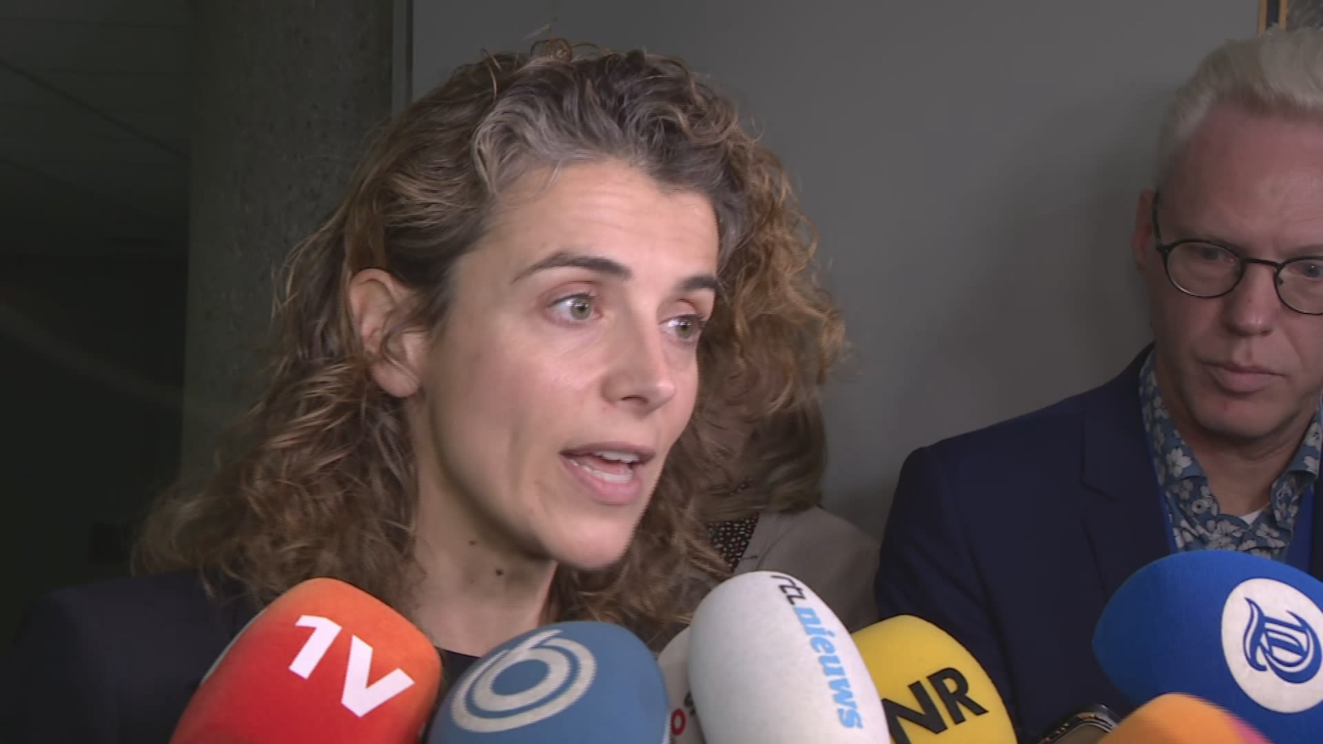 VVD-fractie steunt toch asielwet na 'pittig gesprek' met Rutte | Hart van Nederland