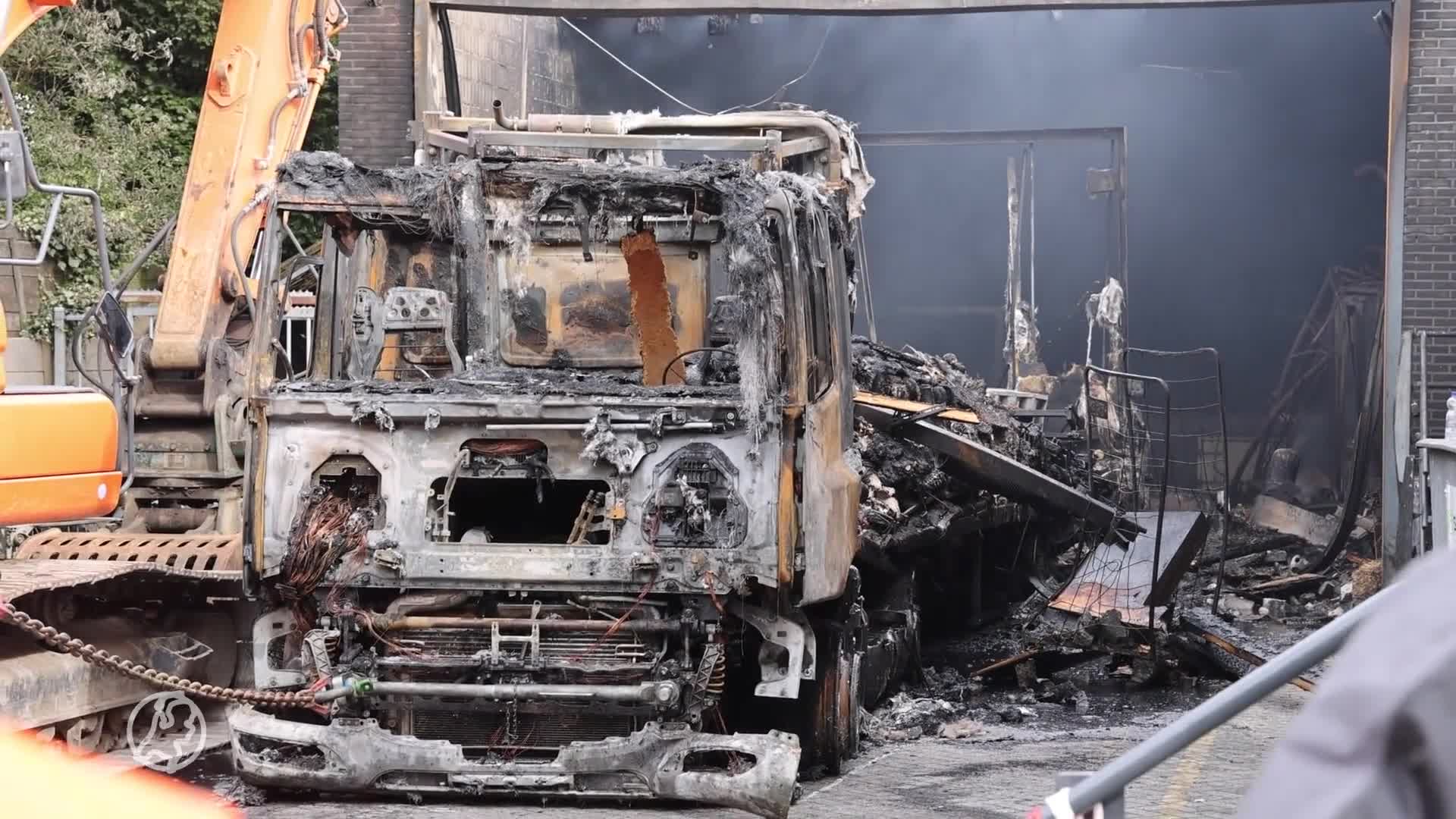 Supermarkt Haarlem 'nog weken dicht' na enorme brand | Hart van Nederland