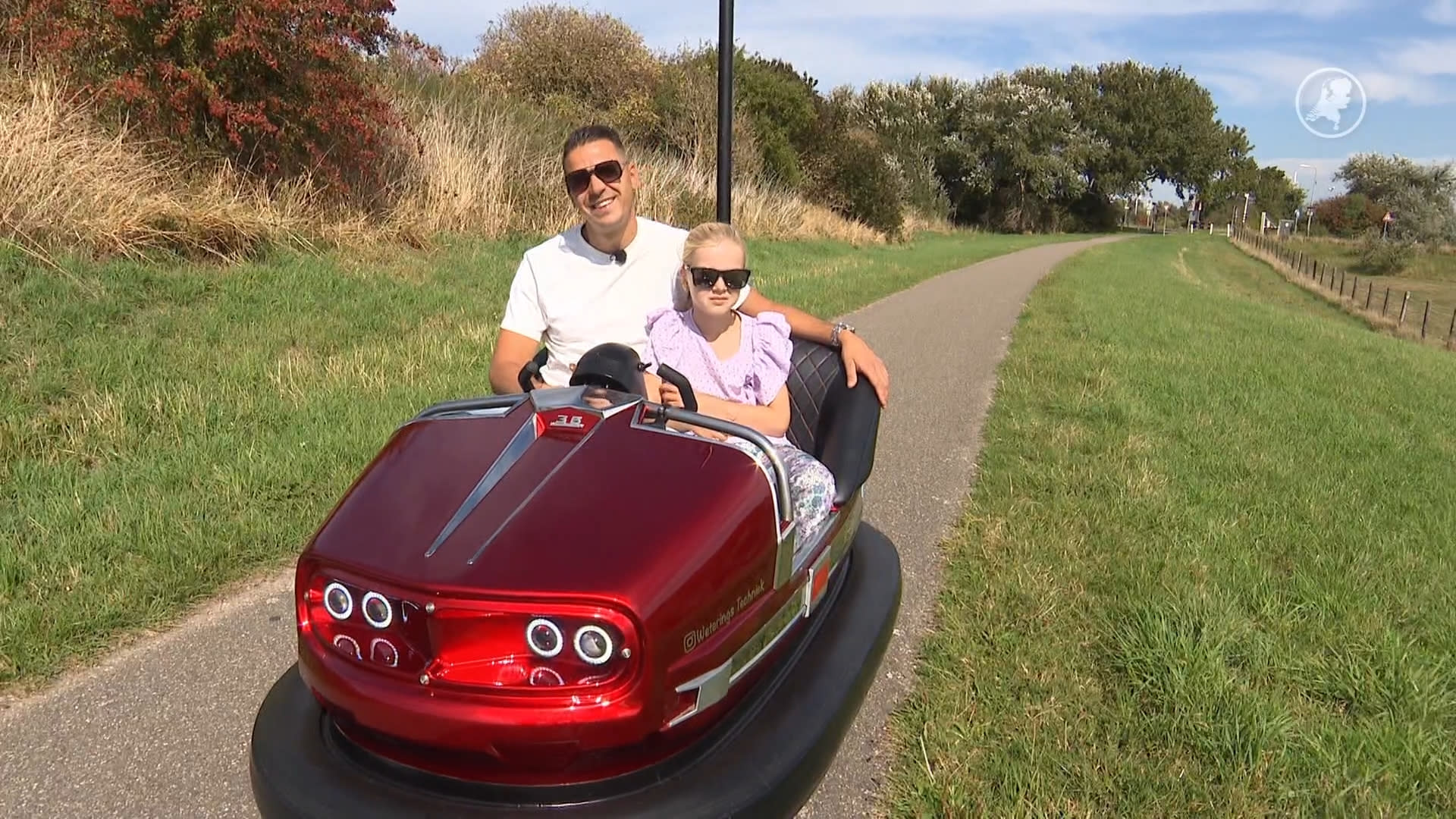 Hart van Nederland - Late Editie: Deze botsauto kan echt de weg op, en ...