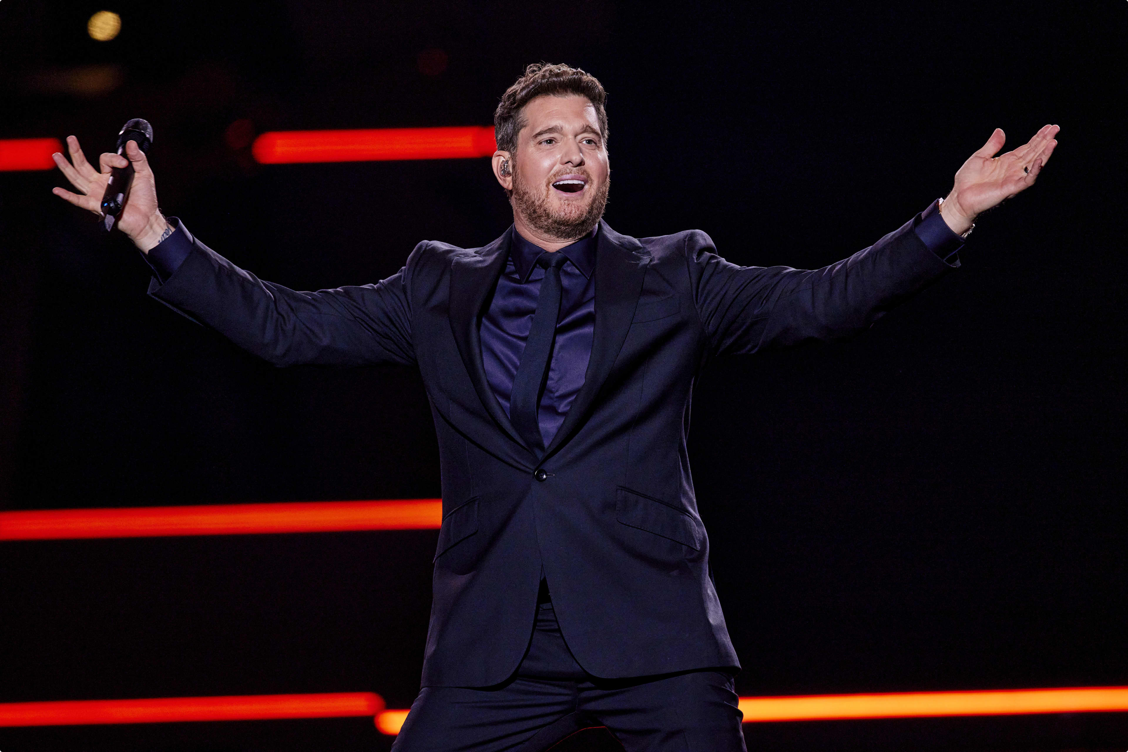 ZIEN: Michael Bublé zet Ziggo Dome op z'n kop | Shownieuws