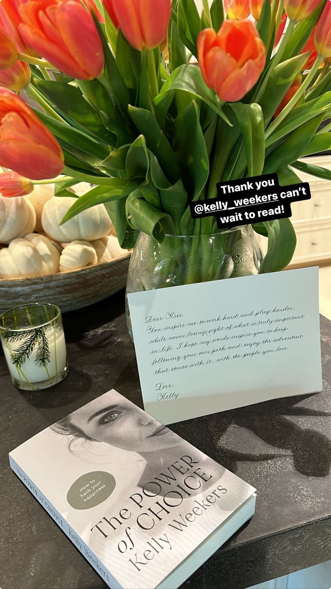 DEZE Amerikaanse celebrity leest boek Kelly Weekers: 'Mega speciaal ...