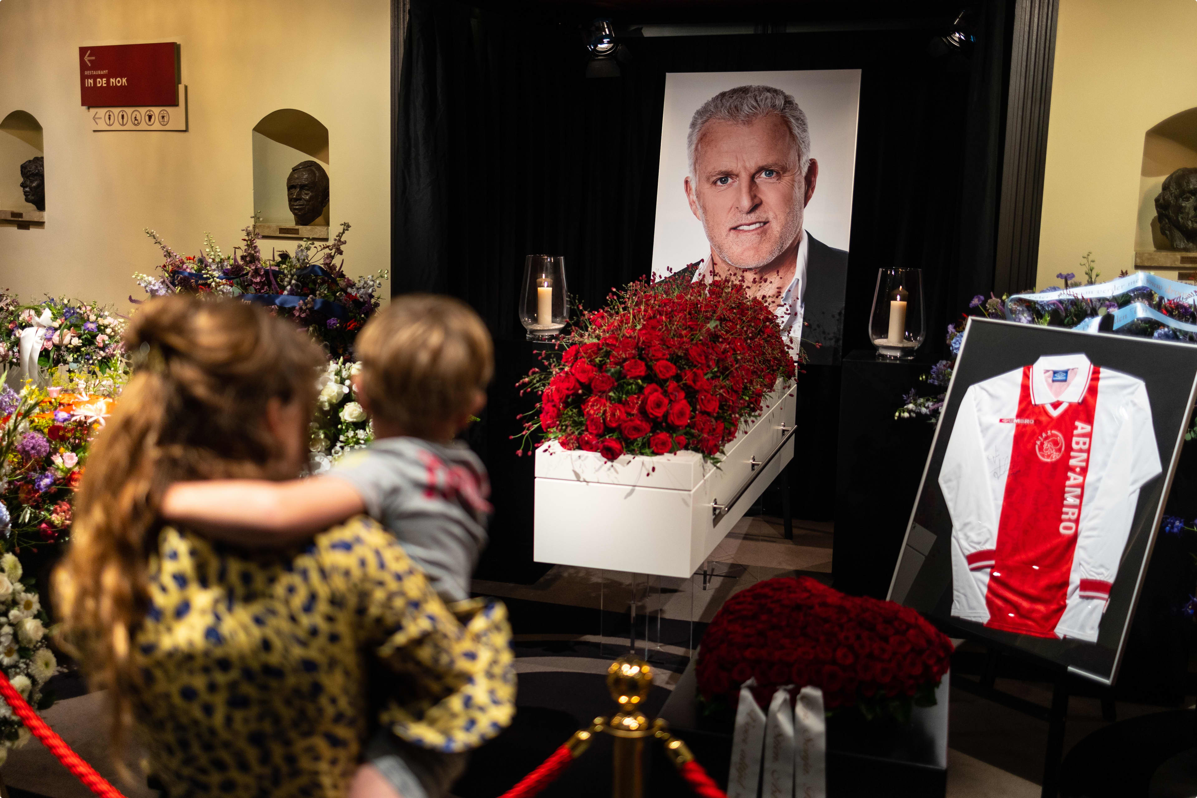 LIVEBLOG | Nederland neemt afscheid van Peter R. de Vries: lange rij ...