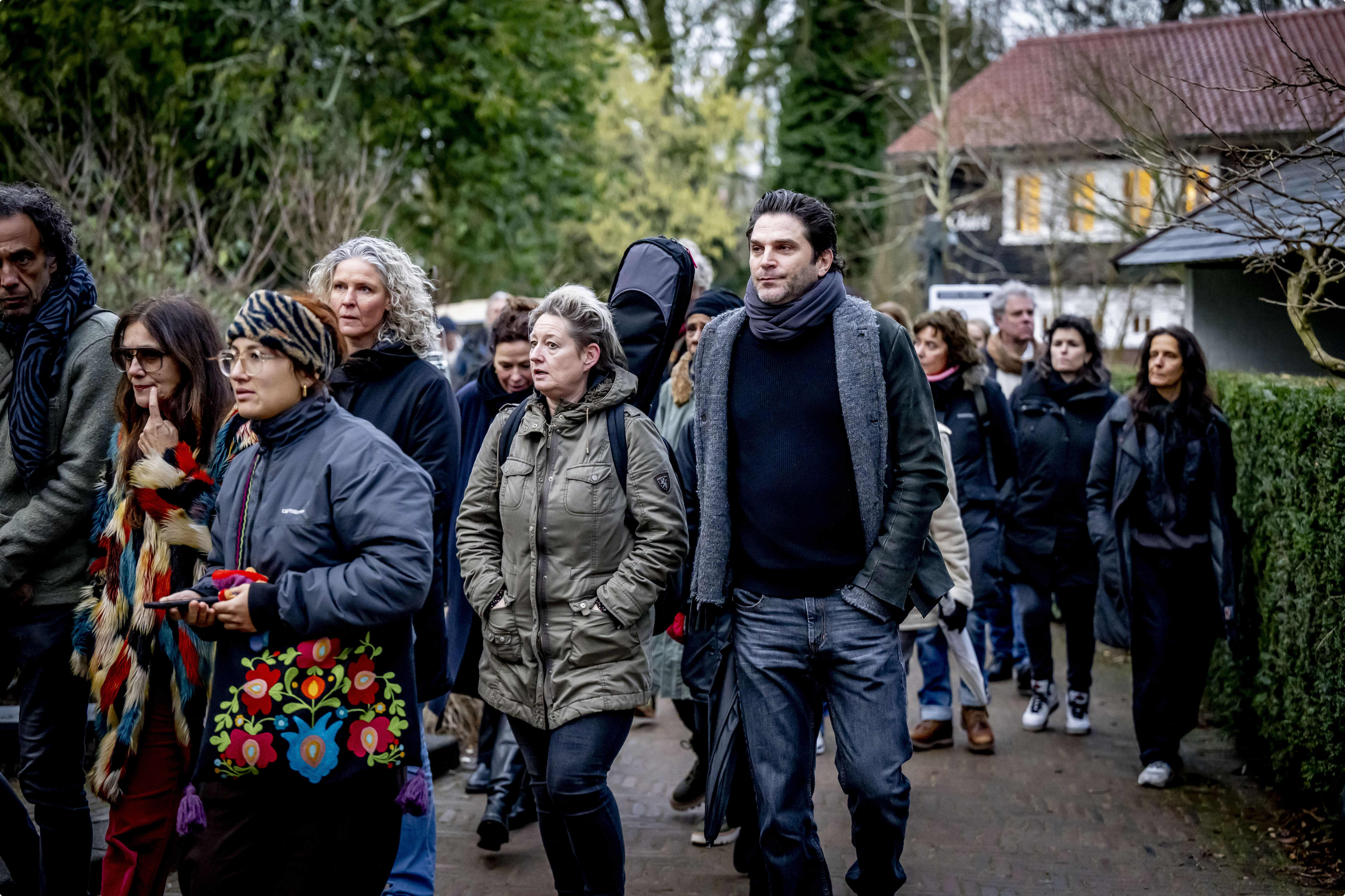 Familie en vrienden nemen afscheid van Manuëla Kemp | Hart van Nederland