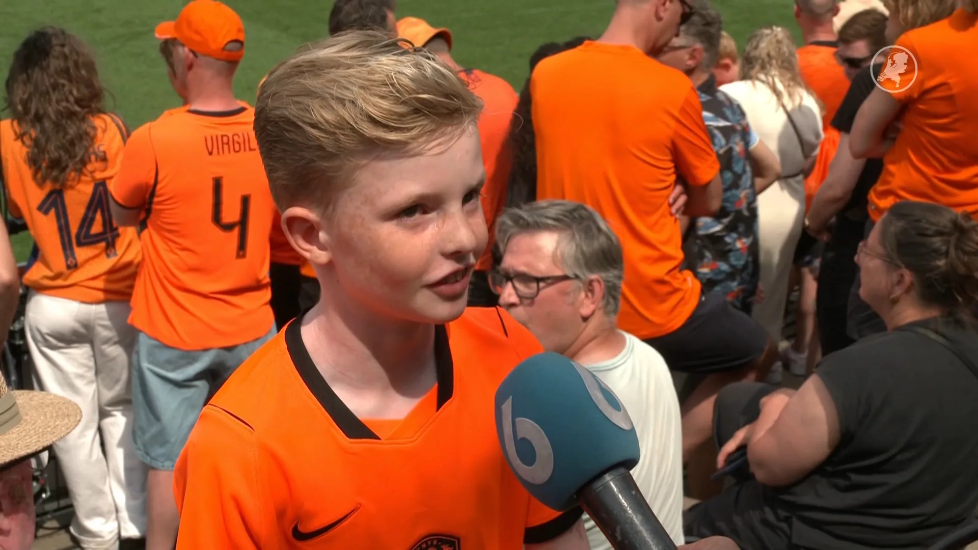 Is dít Britse model de nieuwe vriendin van Oranjespeler Micky van de ...