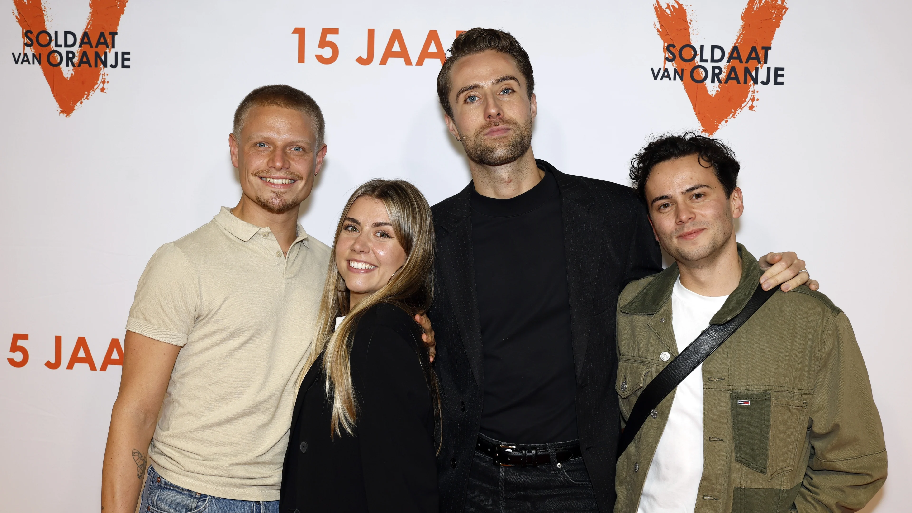Buddy Vedder maakt fantastisch nieuws bekend over Soldaat van Oranje ...