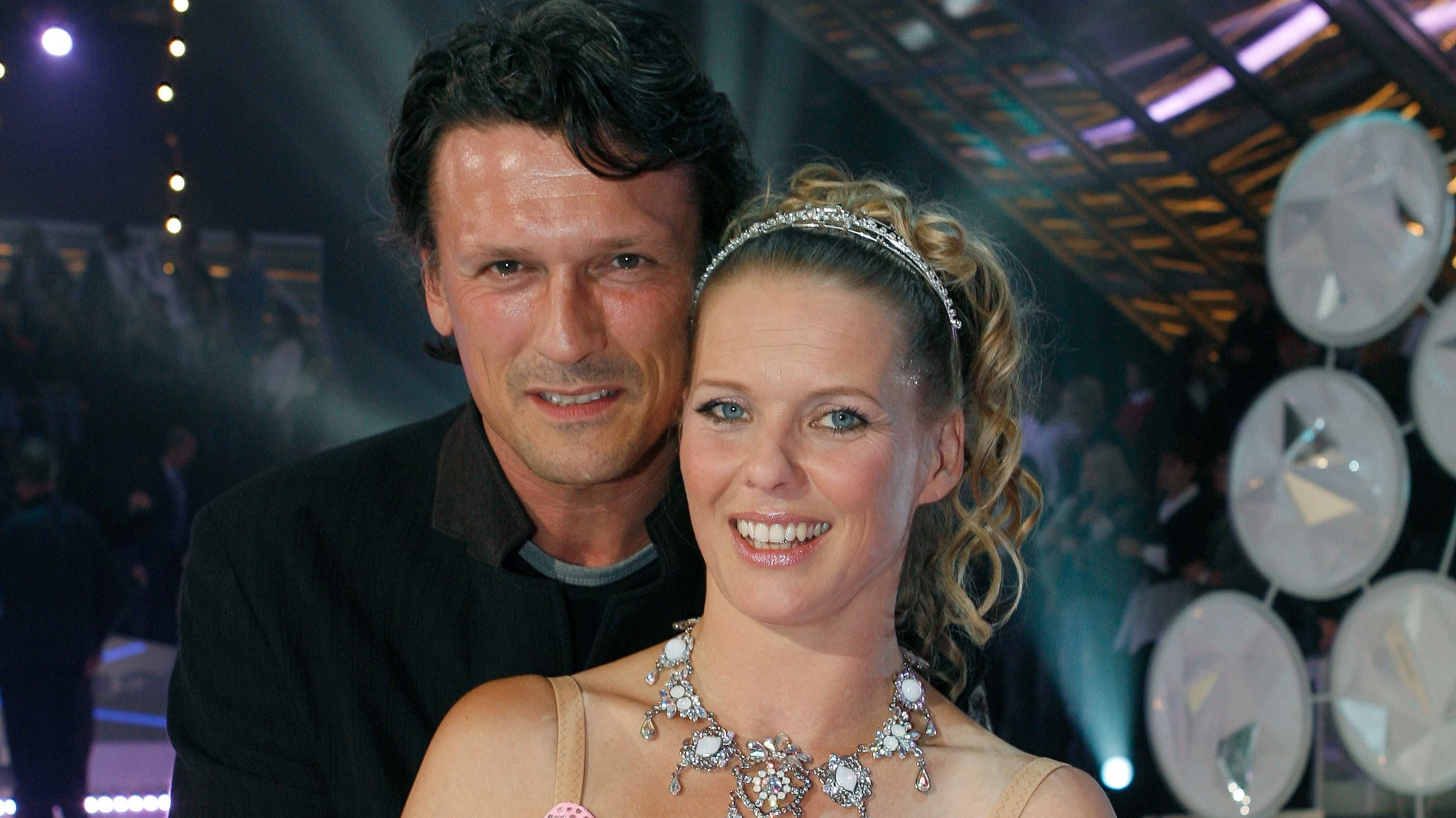 Babette van Veen laat van zich horen na overlijden van haar ex-man Bas ...