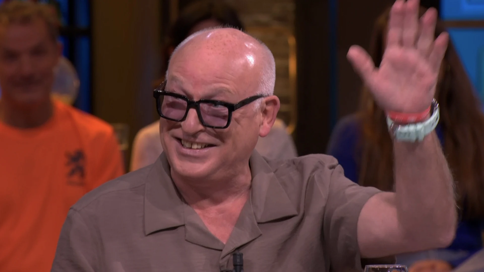 René van der Gijp gebruikt all-inclusivebandje uit Curaçao ook in ...