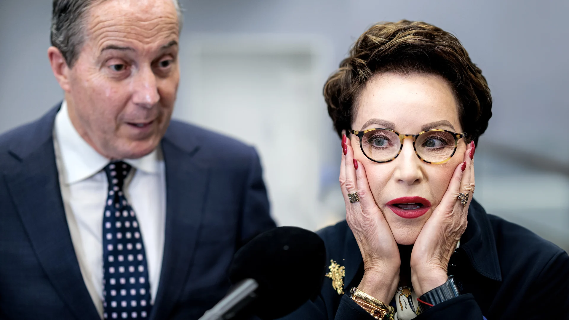 Geert-Jan Knoops voorwaardelijk geschorst, Carry Knoops krijgt ...