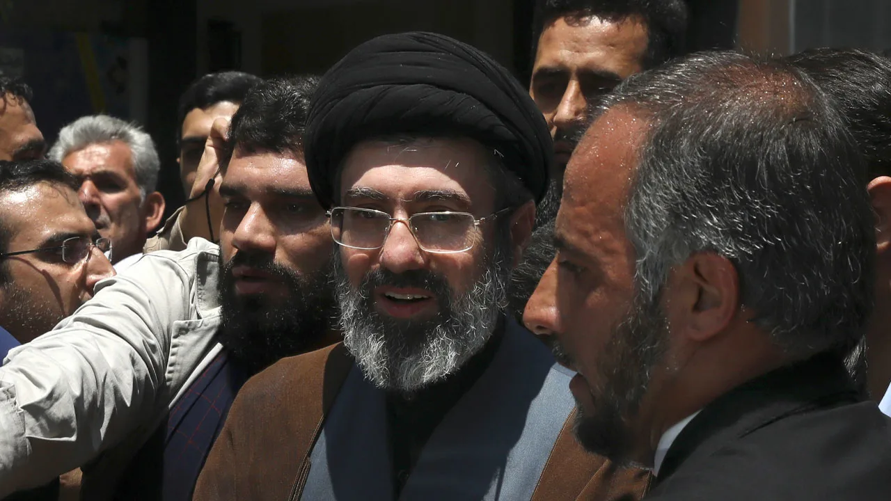 Zoon van omgekomen Ali Khamenei, Mojtaba Khamenei, nieuwe opperste ...