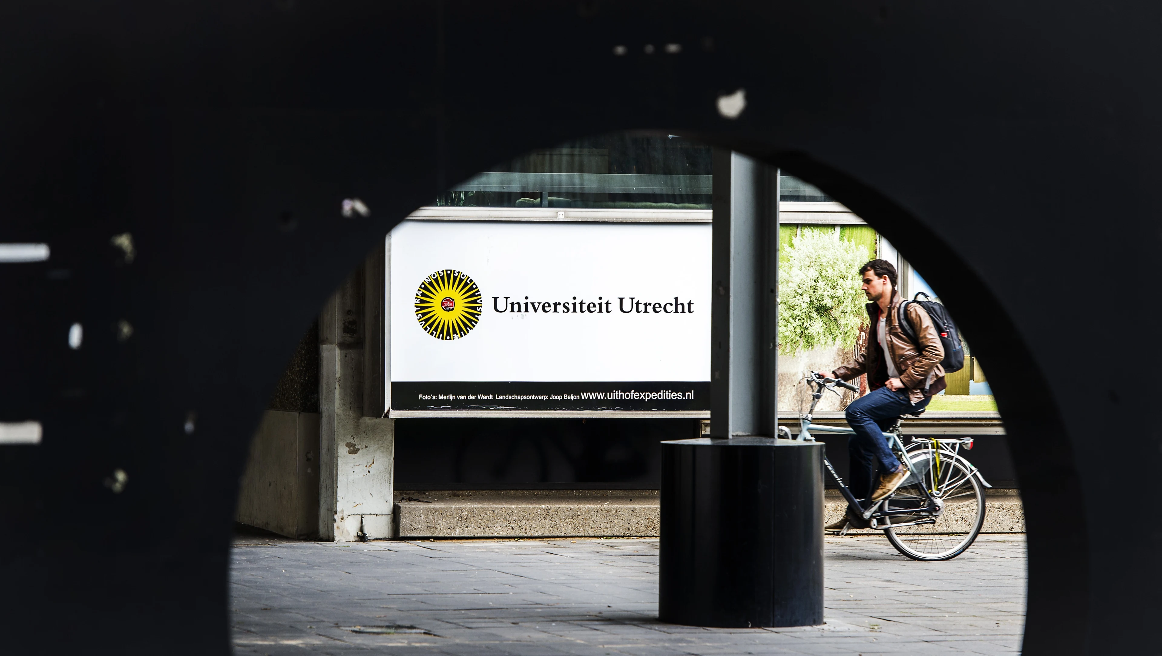 Vernielingen bij Universiteit Utrecht: ruiten 'met grof geweld ...