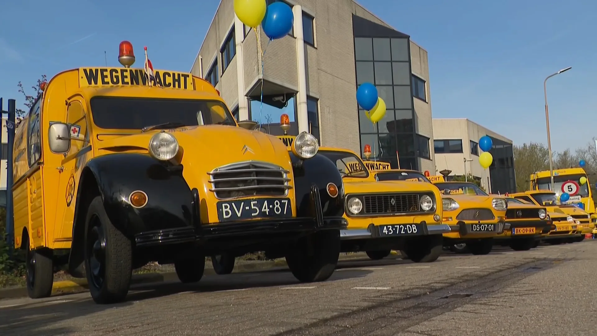 ANWB Wegenwacht bestaat 80 jaar: historische voertuigen weer de weg op ...