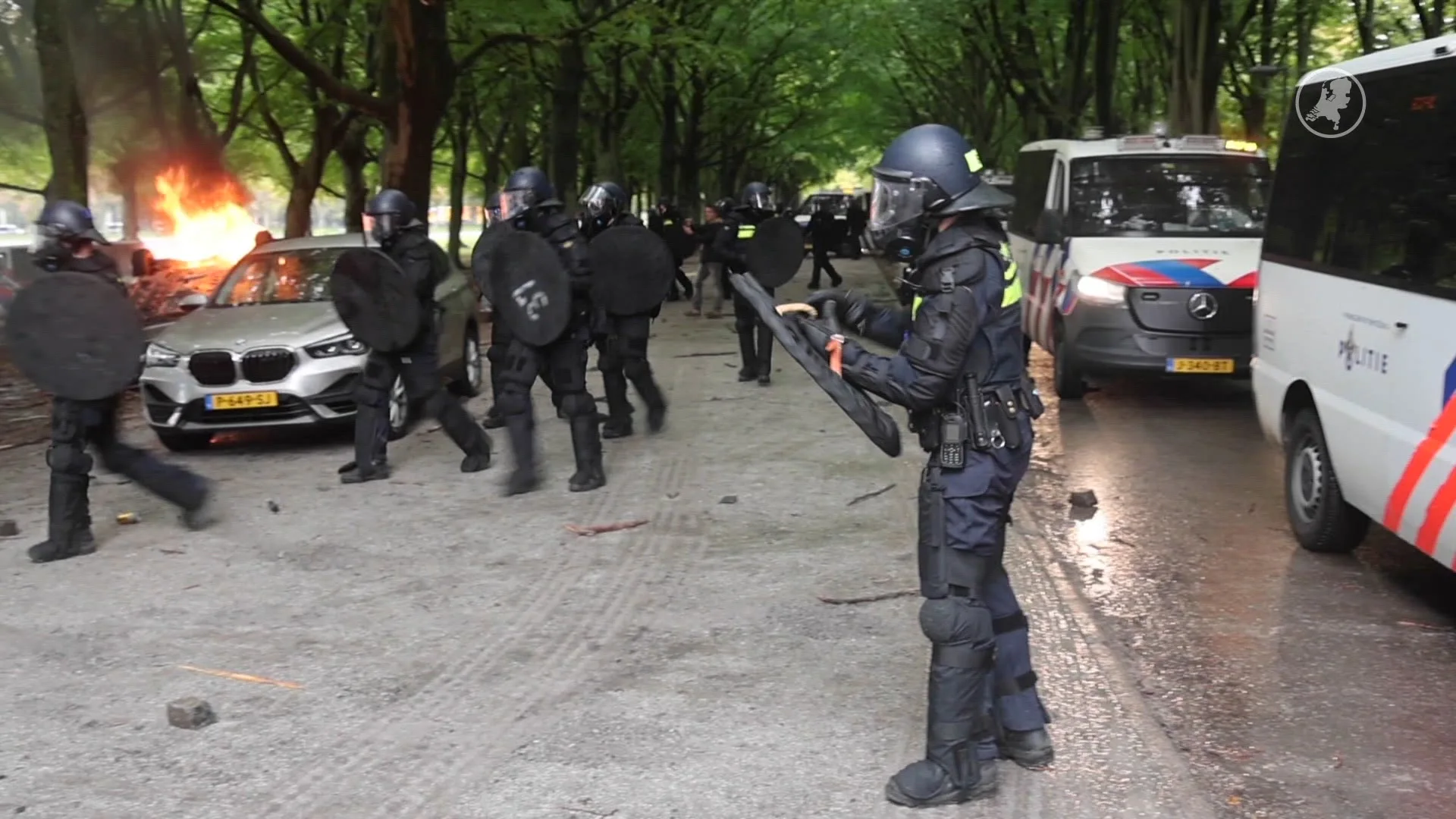 14 verdachten rellen Den Haag snel voor de rechter: 'Geweld tegen politie gebruikt' | Hart van ...