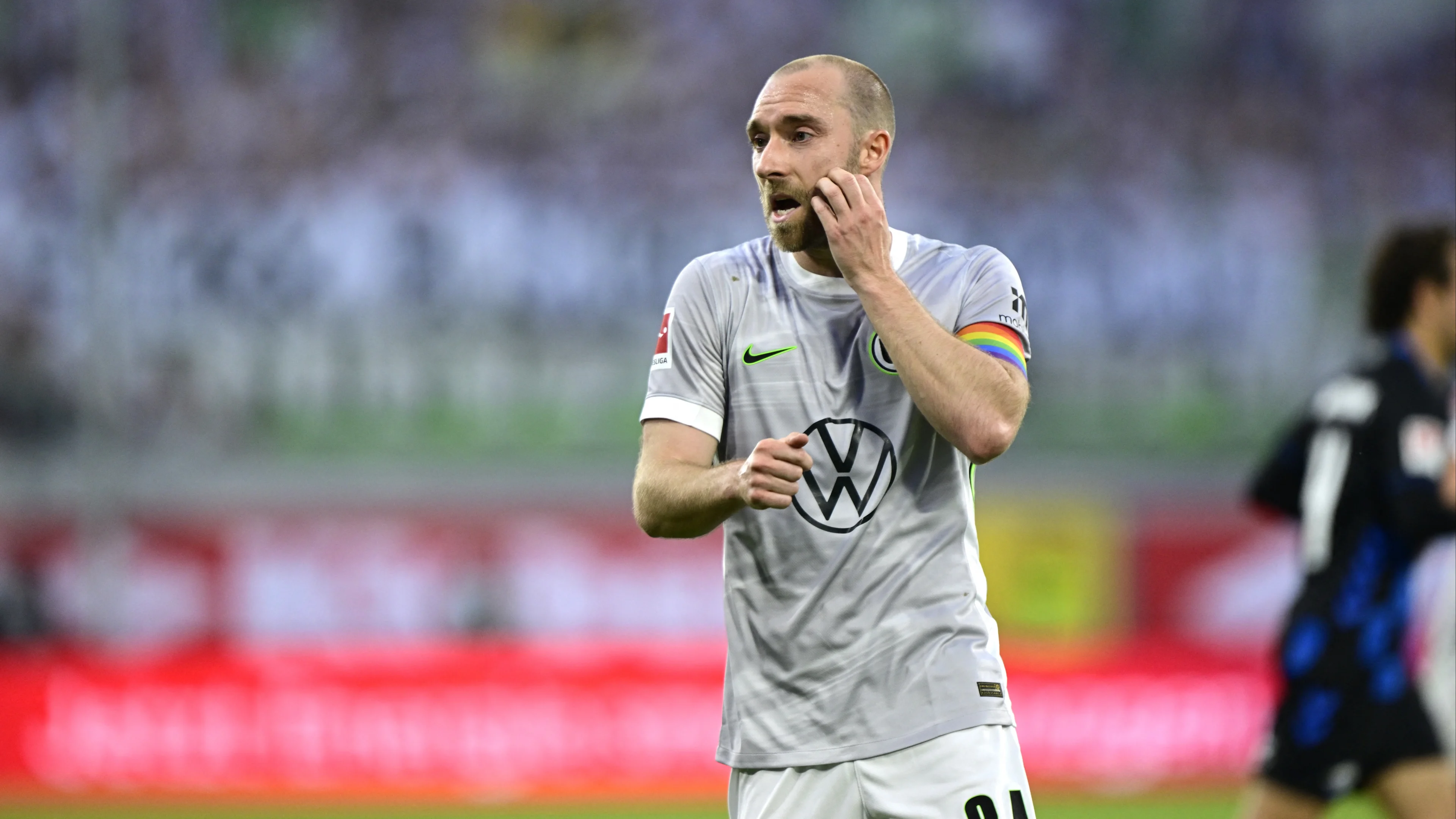 Christian Eriksen reageert na in elkaar zakken op veld: 'Gaat goed ...