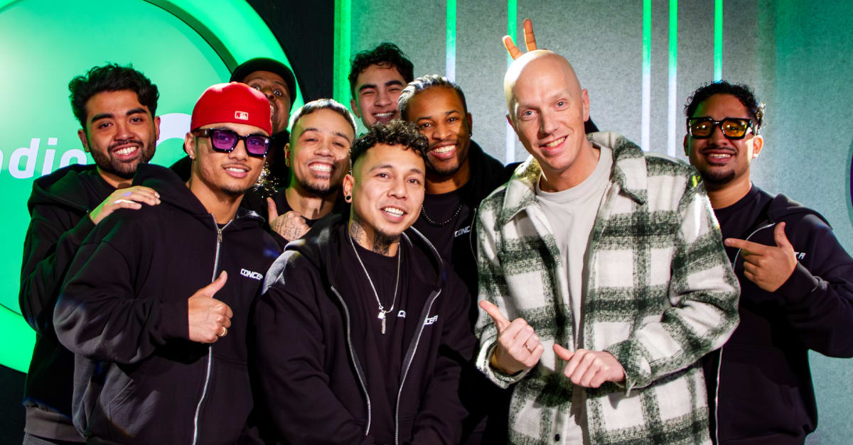 The Lazy Song op speelgoedinstrumenten is kinderspel voor tributeband ...