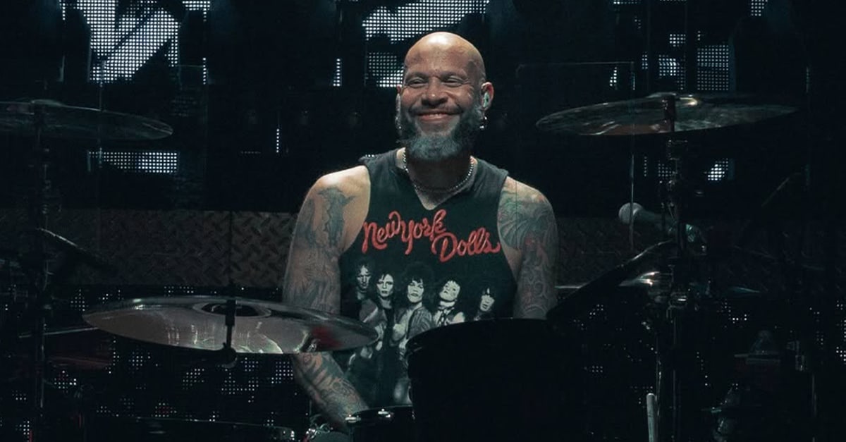 Drummer Frank Ferrer neemt na negentien jaar afscheid van Guns N' Roses ...