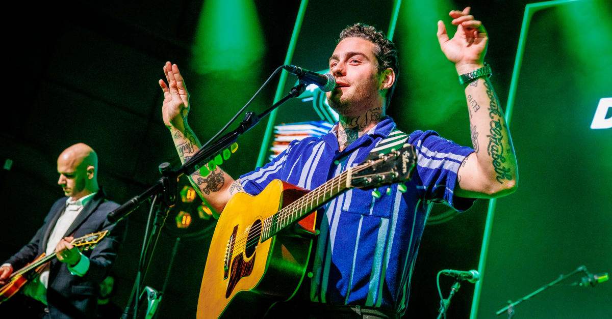 Douwe Bob covert Desperado tijdens het Top 4000 In Concert! 😍 | Radio 10