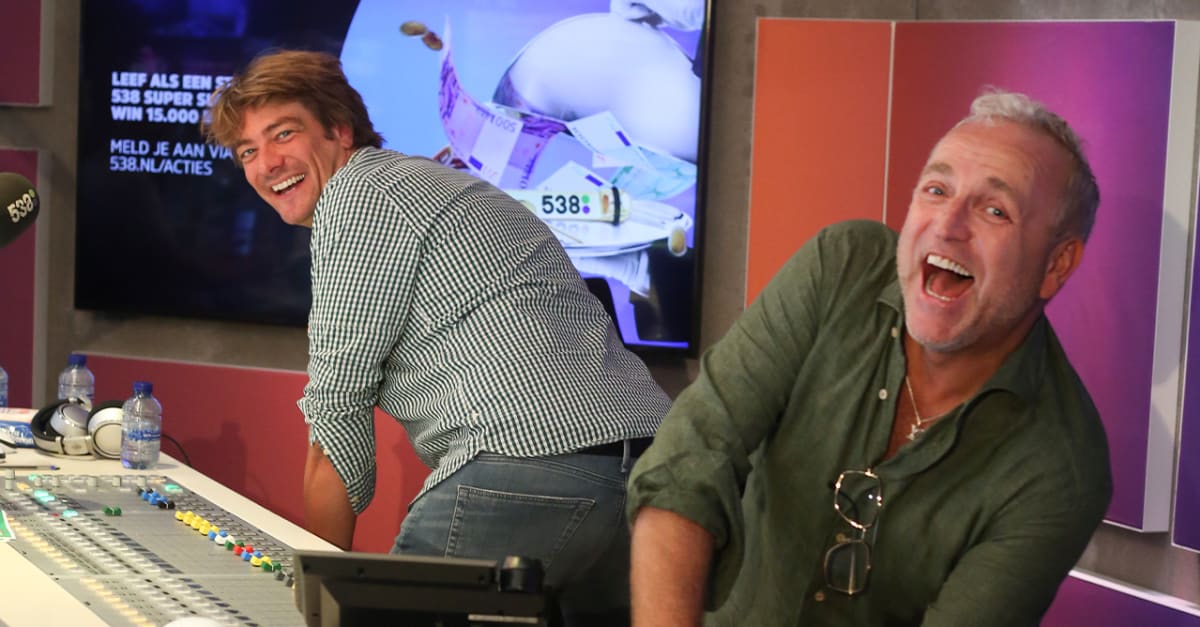 Slappe lach met Gordon in de 538-studio! | Radio 538