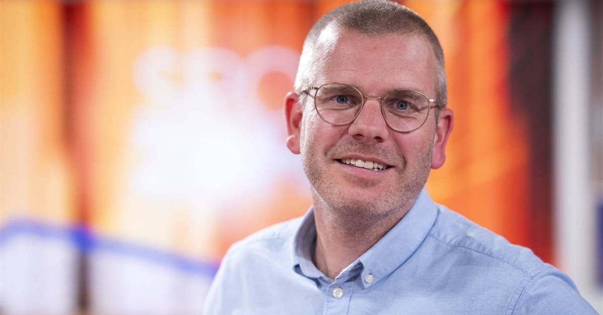 Hoofdredacteur NOS Sport belandt in pittige situatie: 'Naïef' | Shownieuws