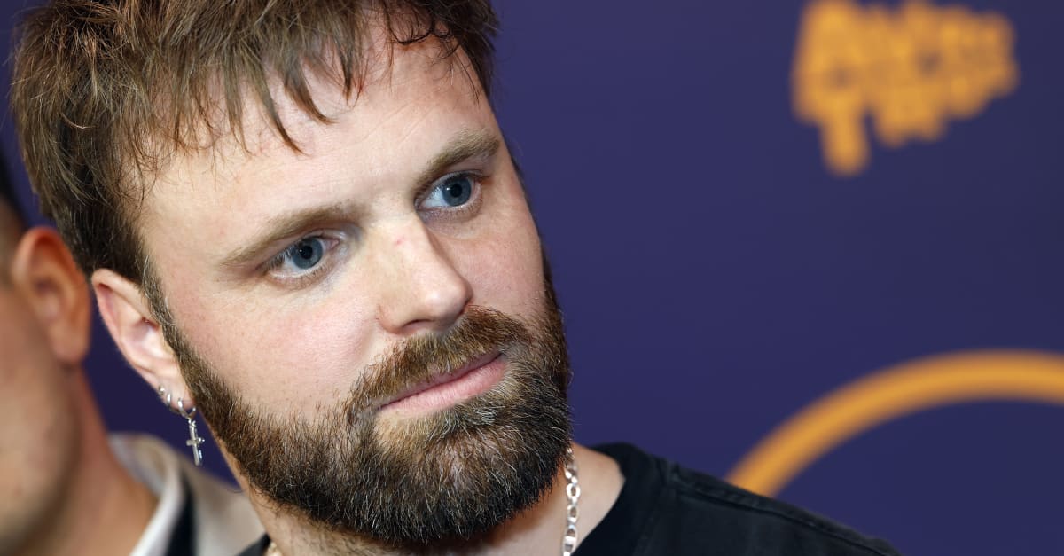 Tim Hofman flink onder vuur door BOOS-aflevering: 'Triest' | Shownieuws