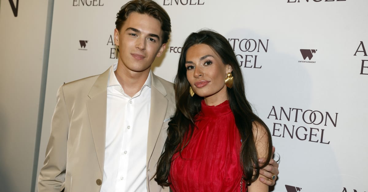 ZIEN: Antoon brengt zingend eerbetoon aan vriendin Carmen | Shownieuws