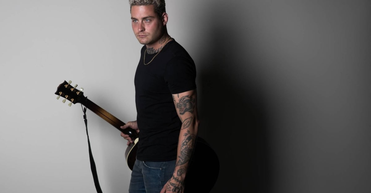 ZIEN: Douwe Bob op roze wolk | Shownieuws