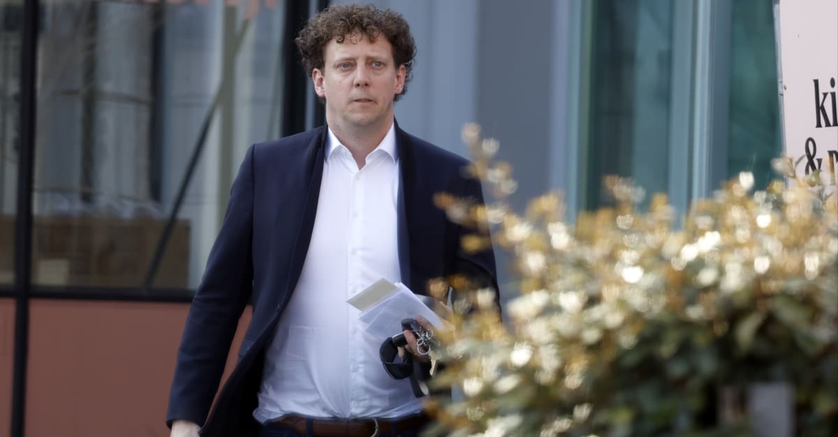 Jochem Myjer verliest goede vriend | Shownieuws