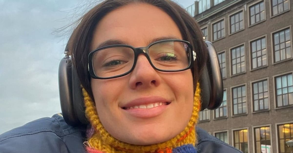 Zangeres Maan denkt na over haar eigen dood | Shownieuws