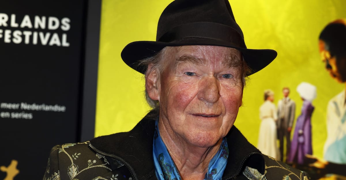 Acteur Peter Faber verdedigt 'pikante foto's' sturen | Shownieuws
